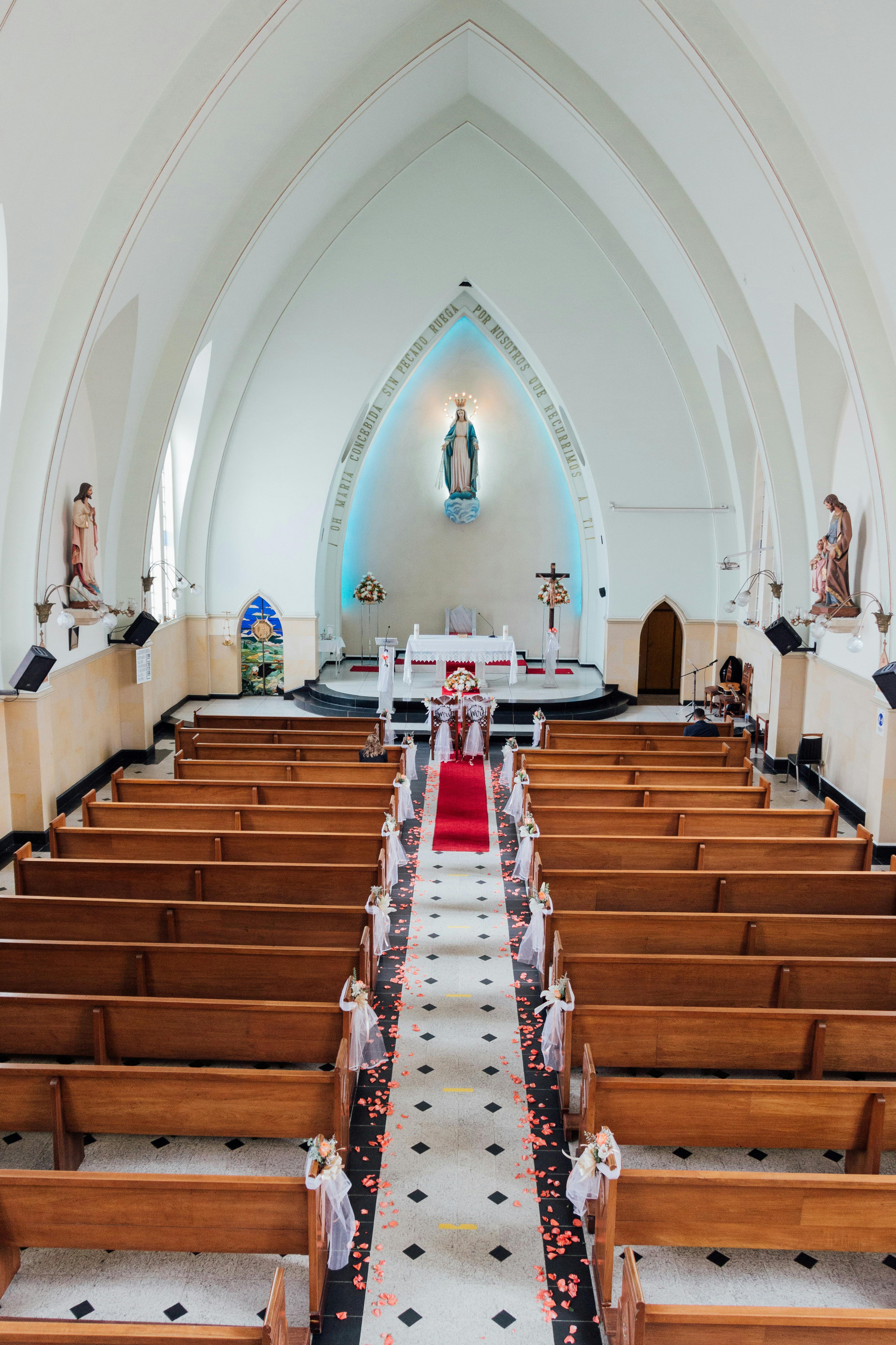 Beautiful Church Interior with Altar View · Free Stock Photo