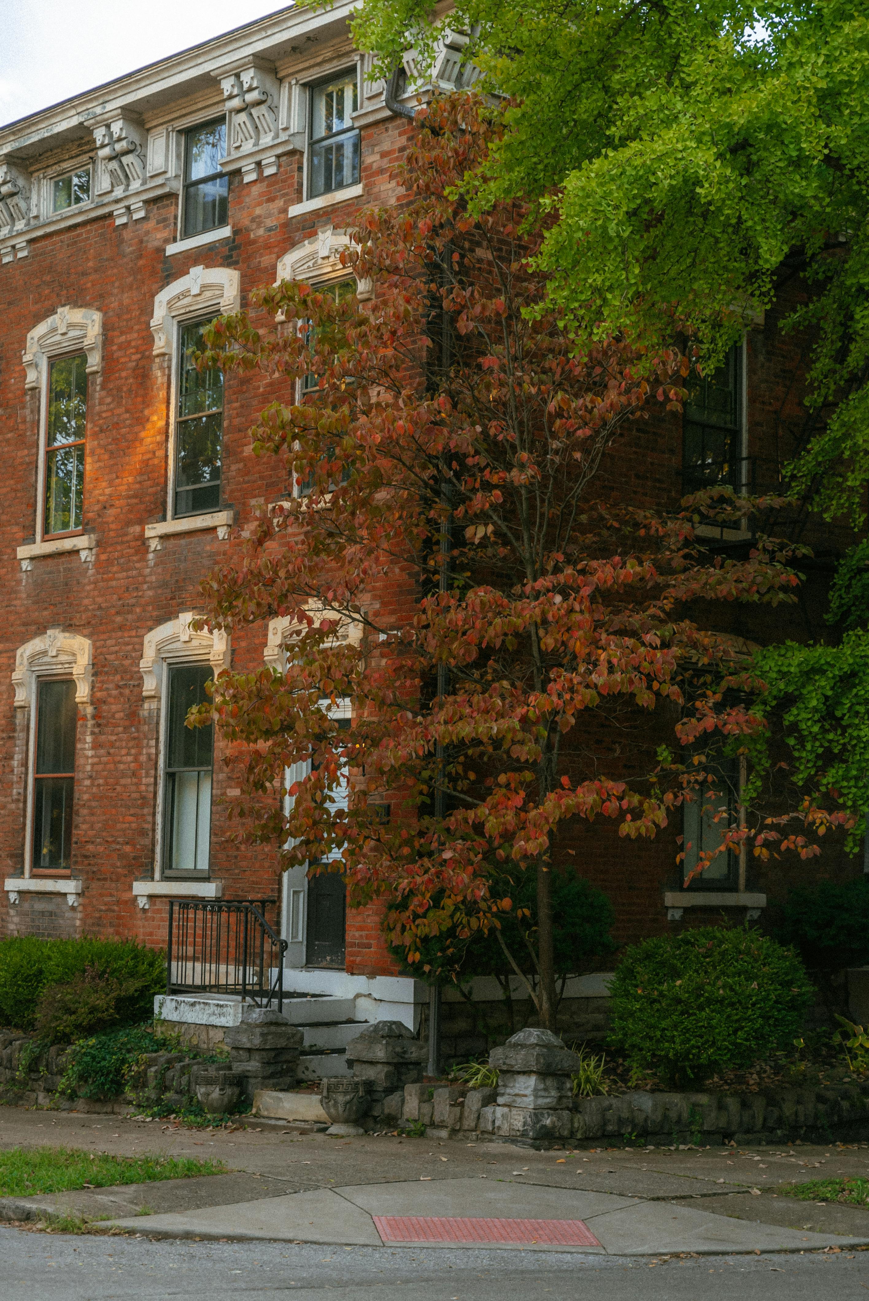 Historic Brick Building in Fall in Covington · Free Stock Photo