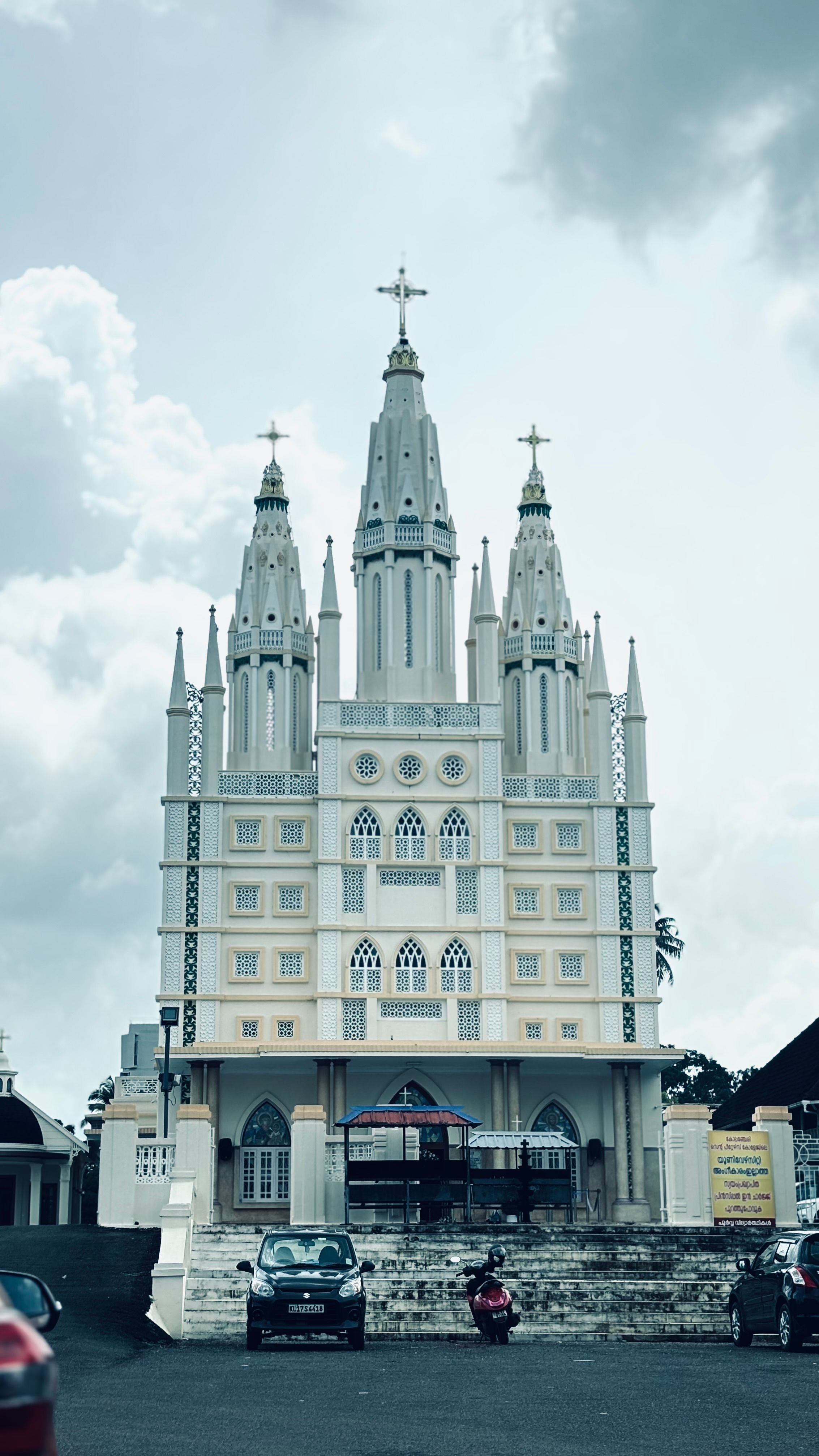 Majestic Church Architecture in Kolenchery, India · Free Stock Photo