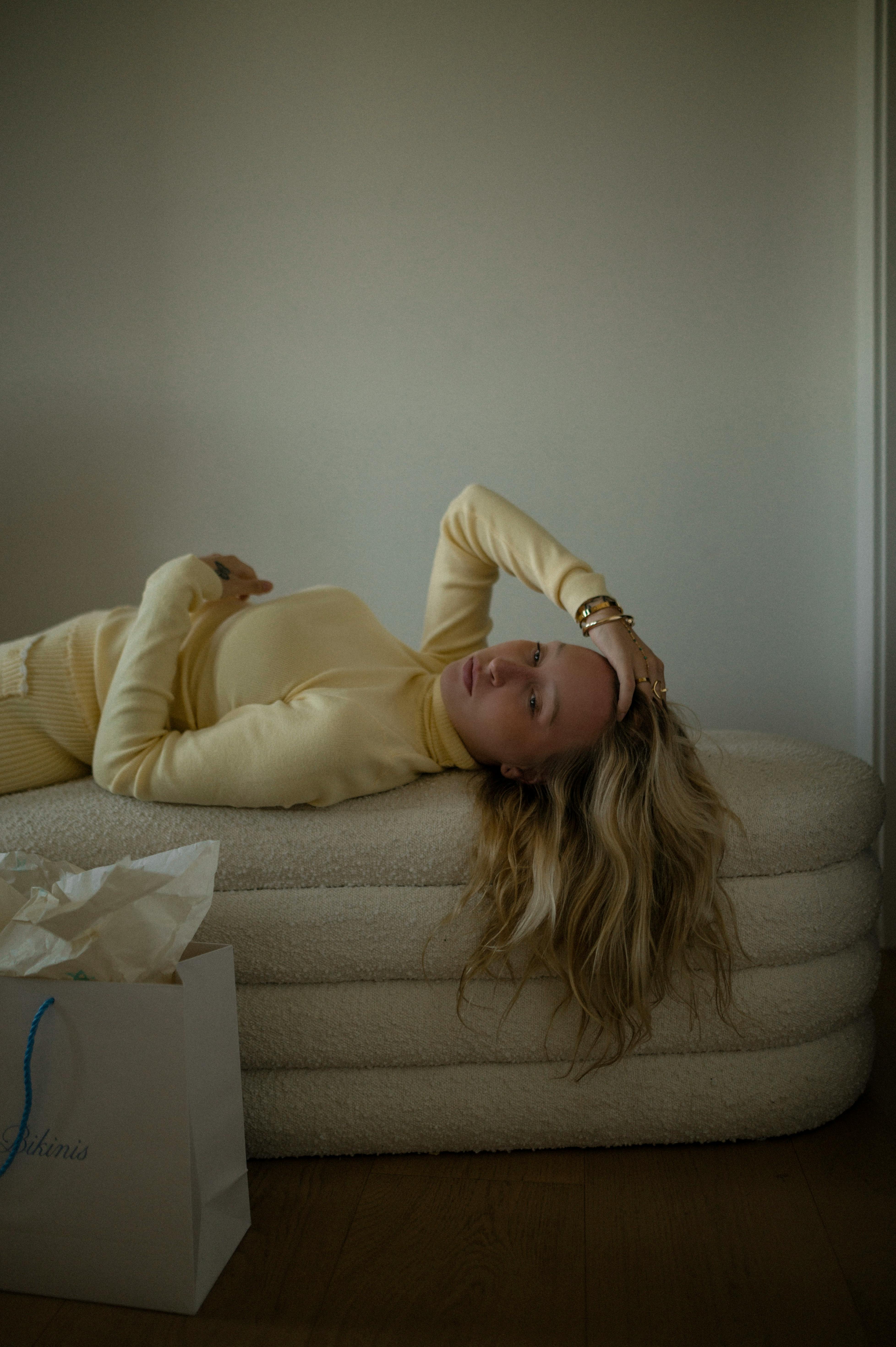 Indoor Resting Photos, Download The BEST Free Indoor Resting Stock ...