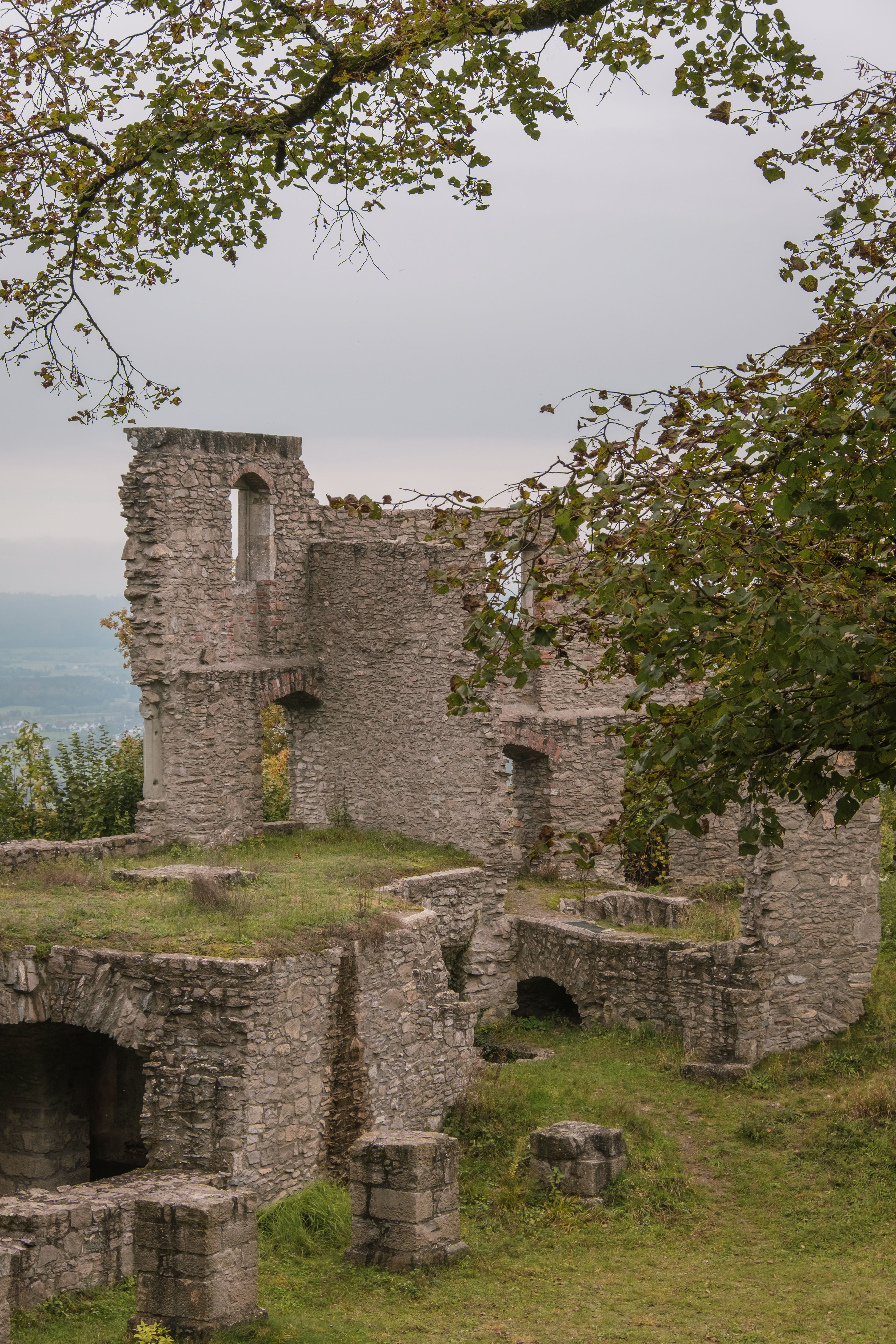 Ruinas Históricas De La Fortaleza De Hohentwiel En Alemania · Foto de ...
