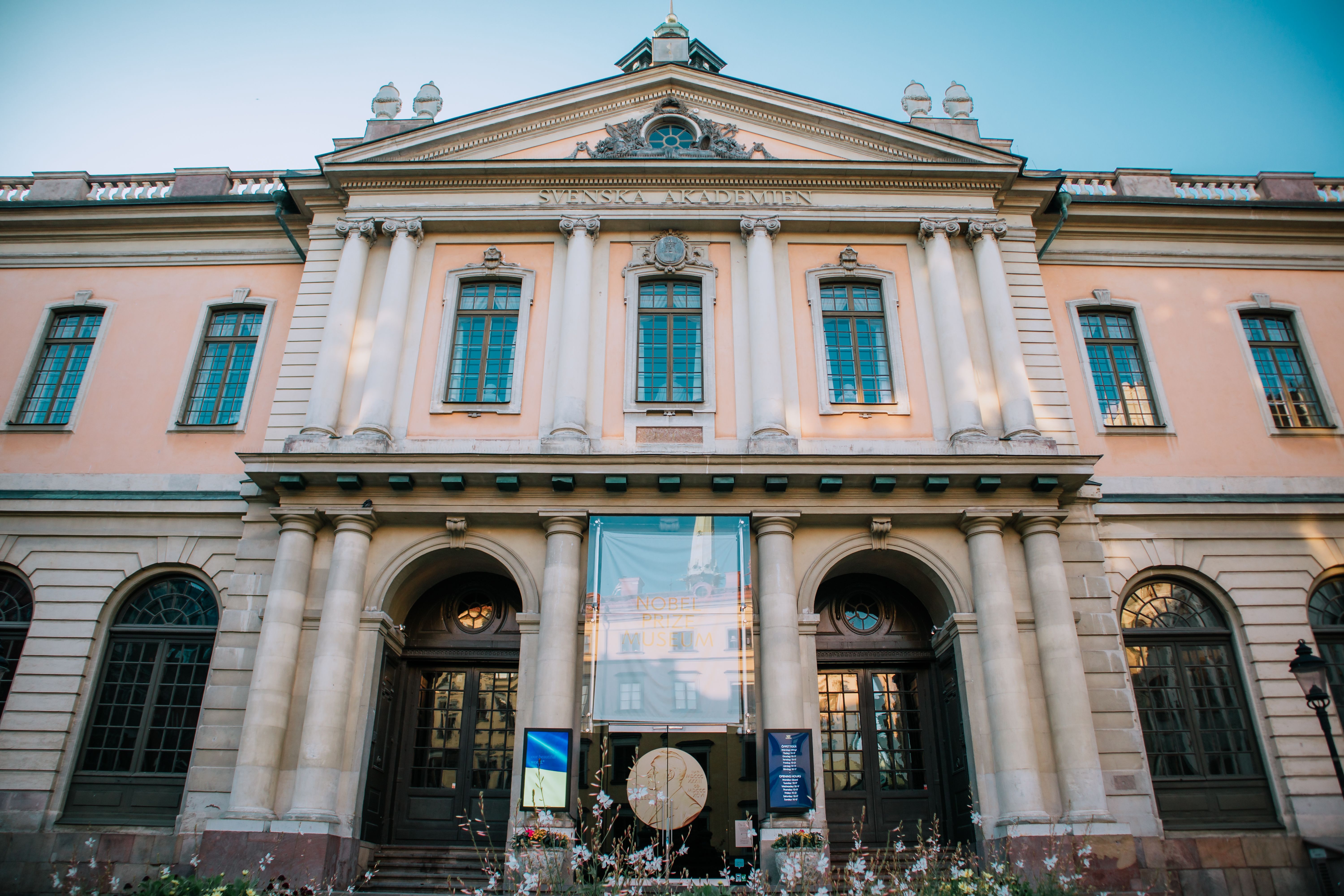 Stately Neoclassical Building Façade · Free Stock Photo