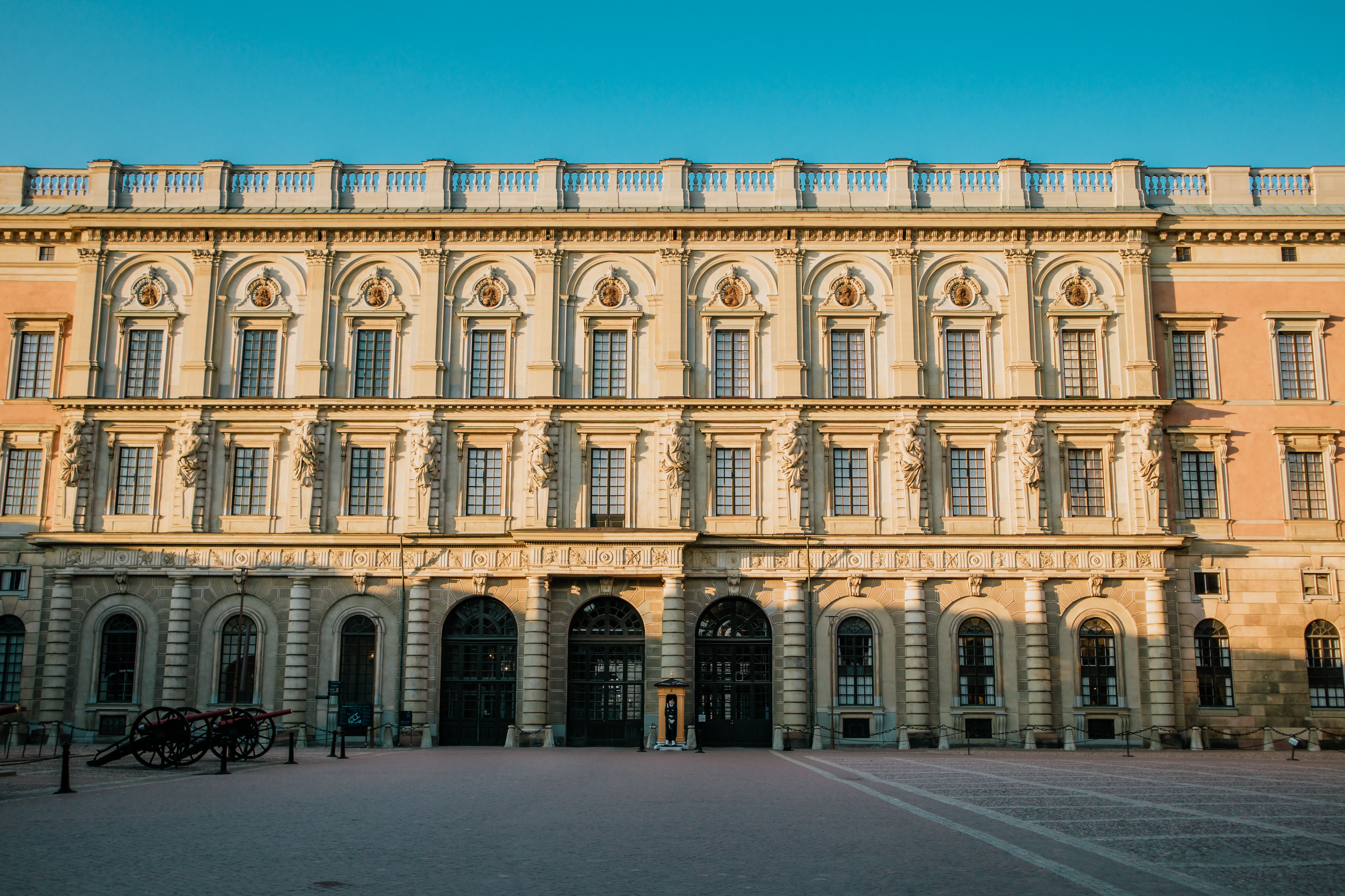 Historic European Architecture in Sunlight · Free Stock Photo