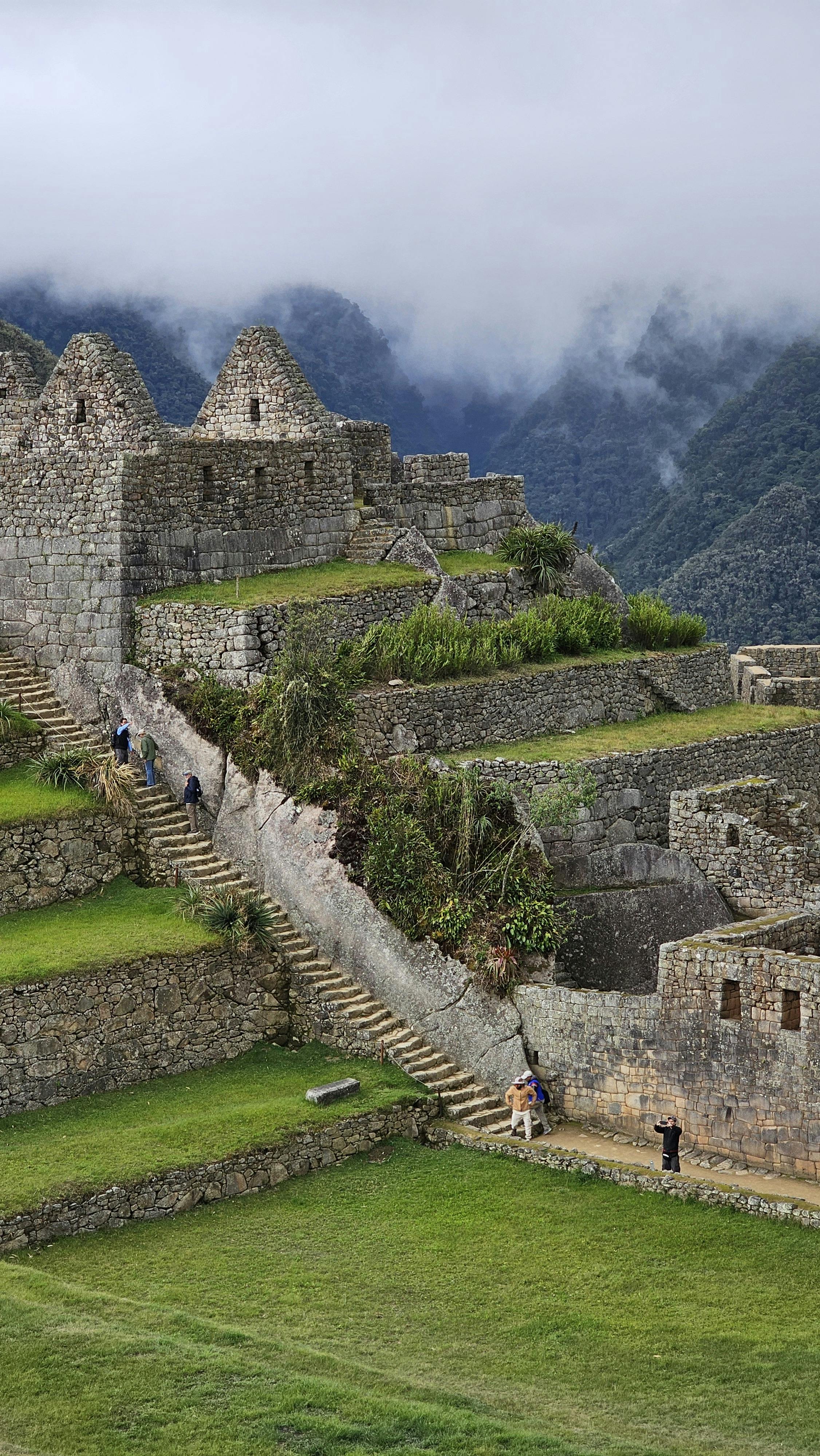 Impresionante Vista De Las Ruinas De Machu Picchu En Perú · Foto de ...