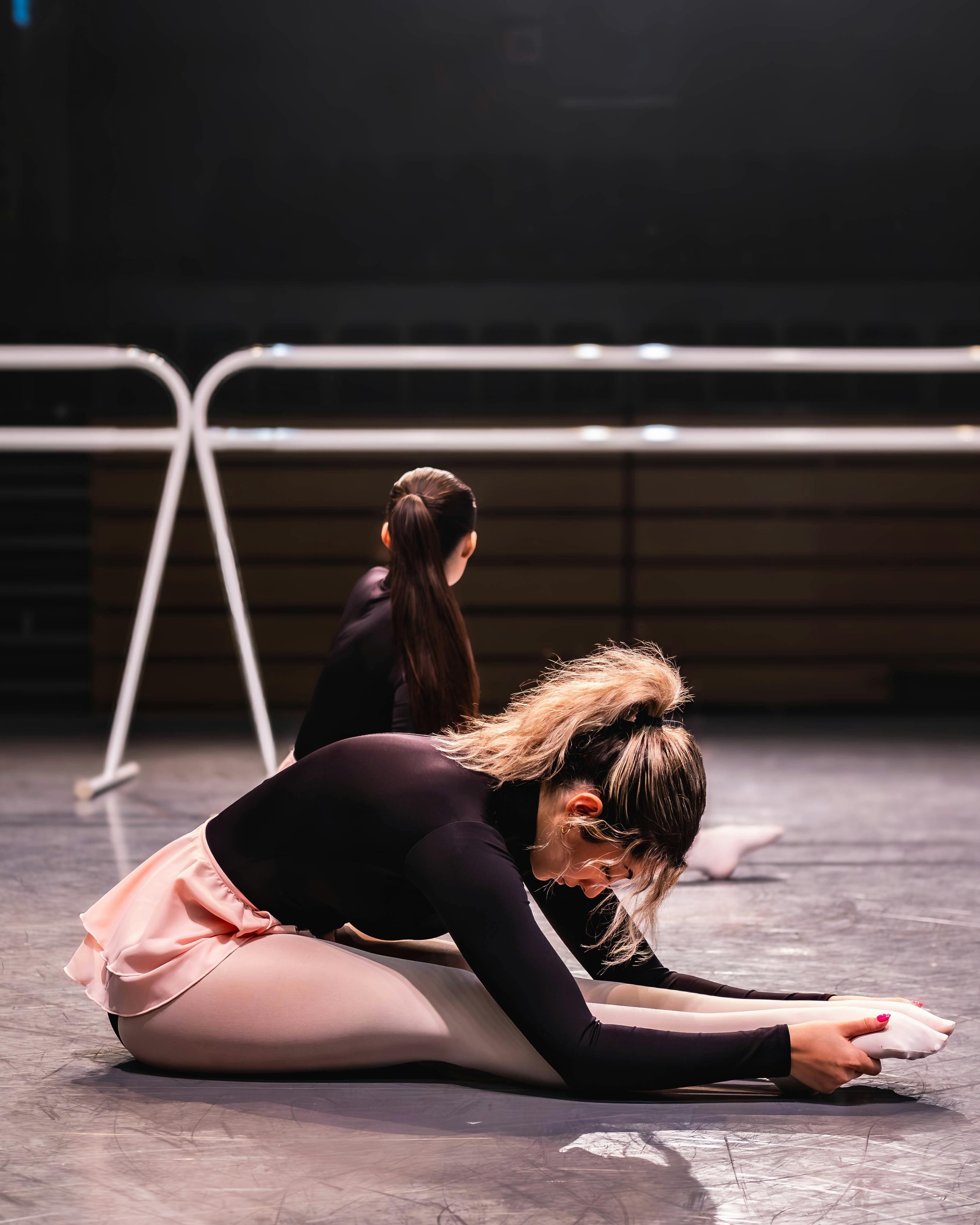 Graceful Ballet Dancers in Toronto Studio · Free Stock Photo