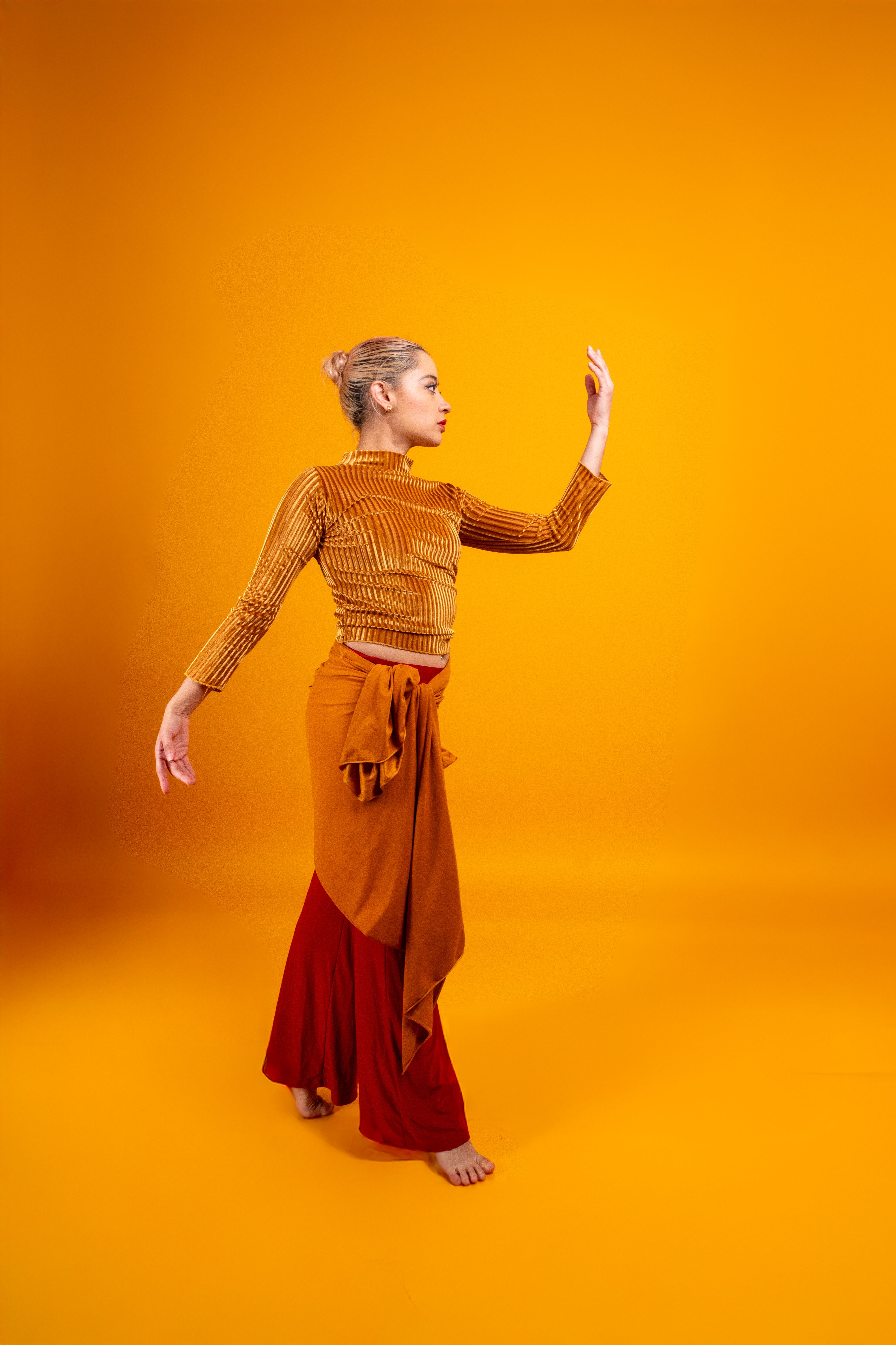 Contemporary Dancer in Orange Attire · Free Stock Photo