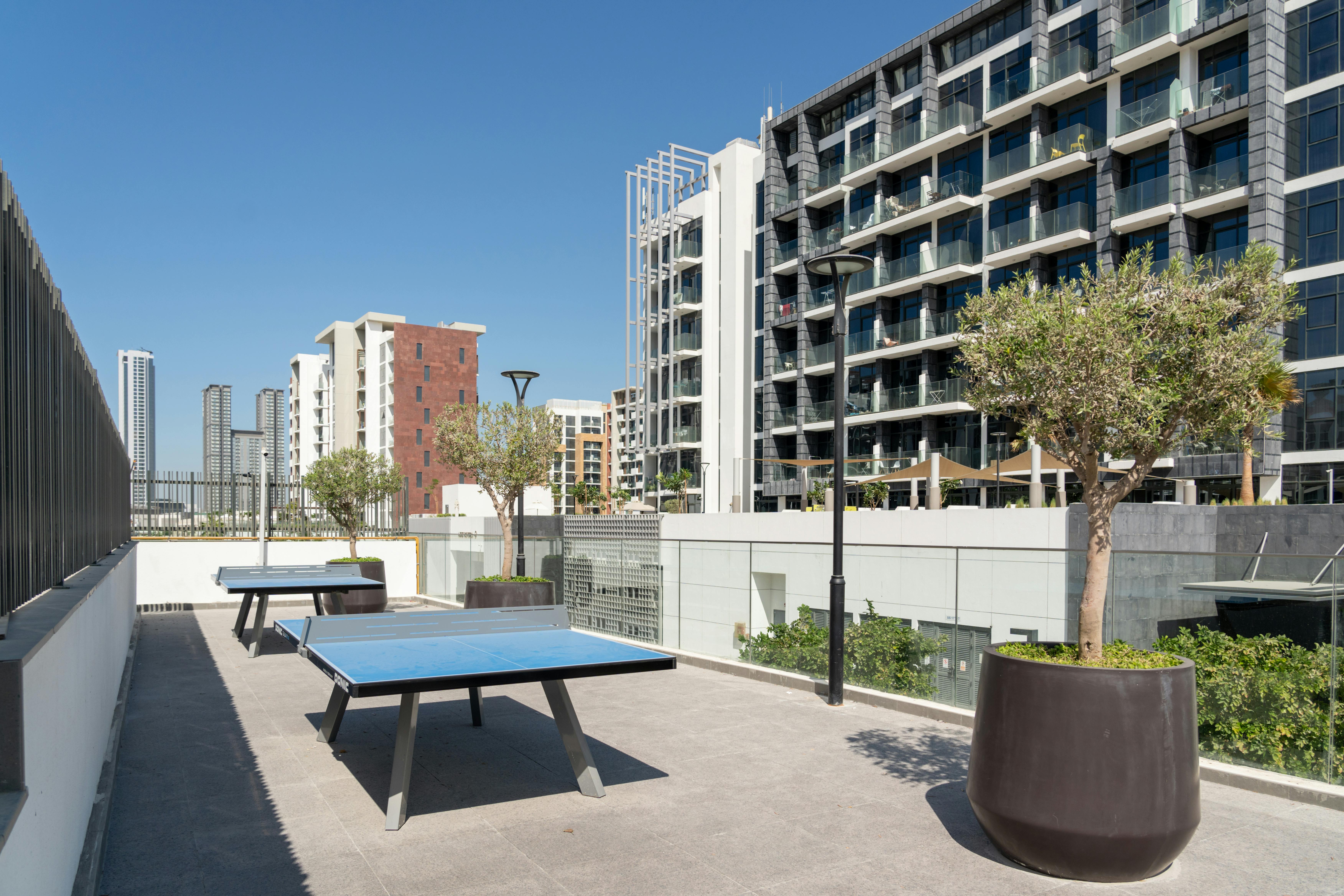 Moderna Azotea En Dubái Con Mesa De Tenis · Foto de stock gratuita