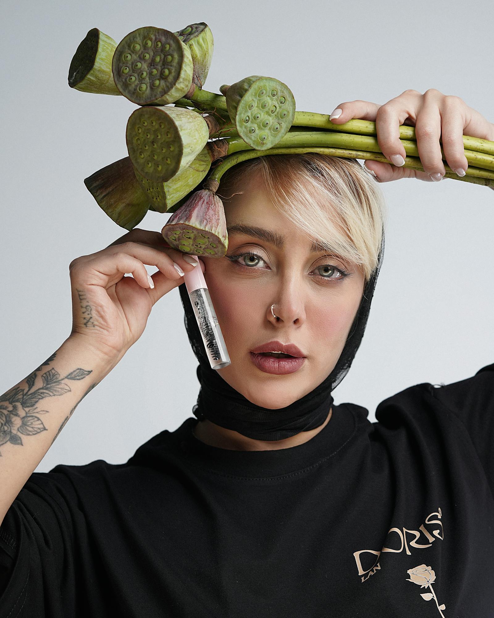 Hand Portrait Photos, Download The BEST Free Hand Portrait Stock Photos ...