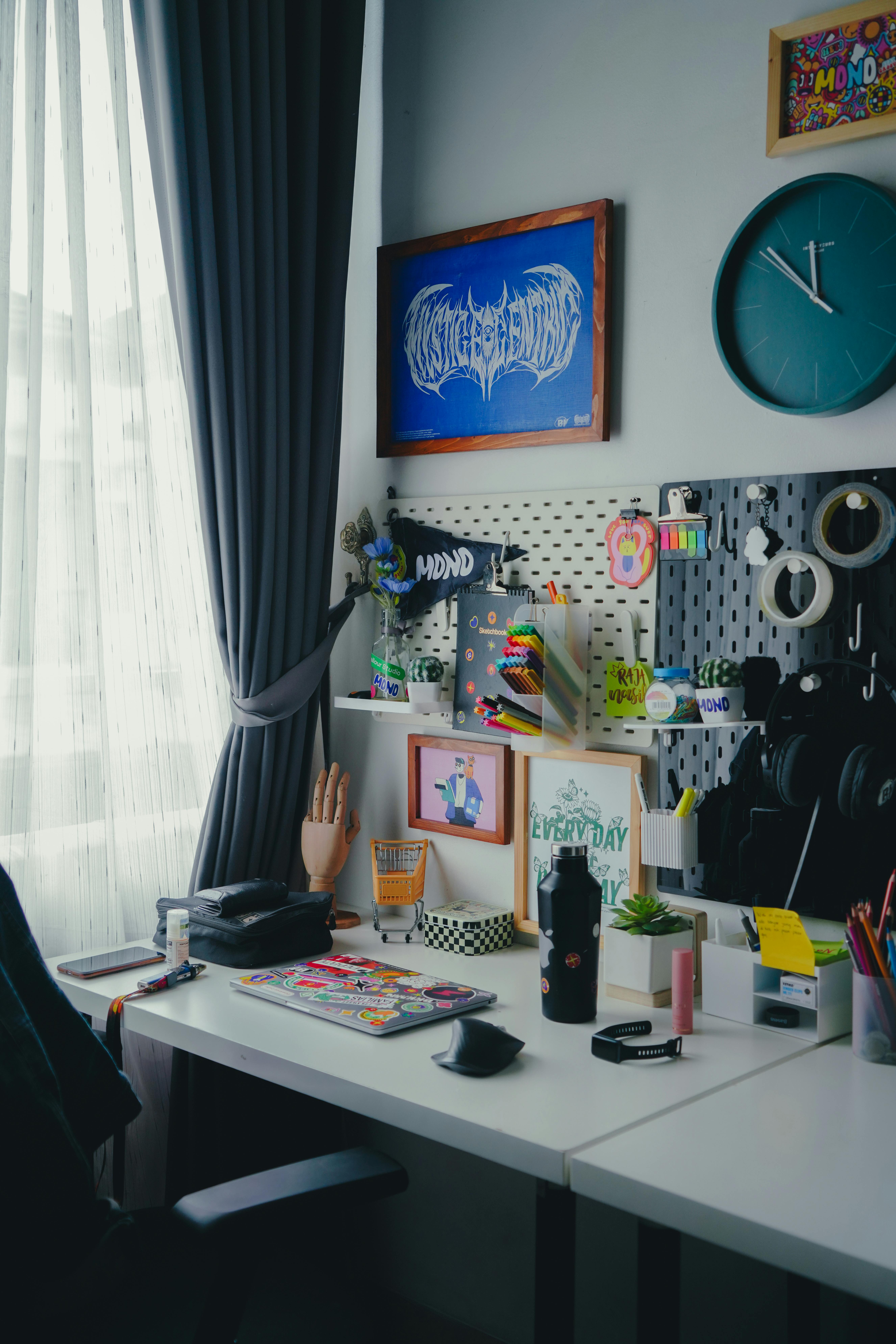 Modern Creative Workspace with Art Decor · Free Stock Photo