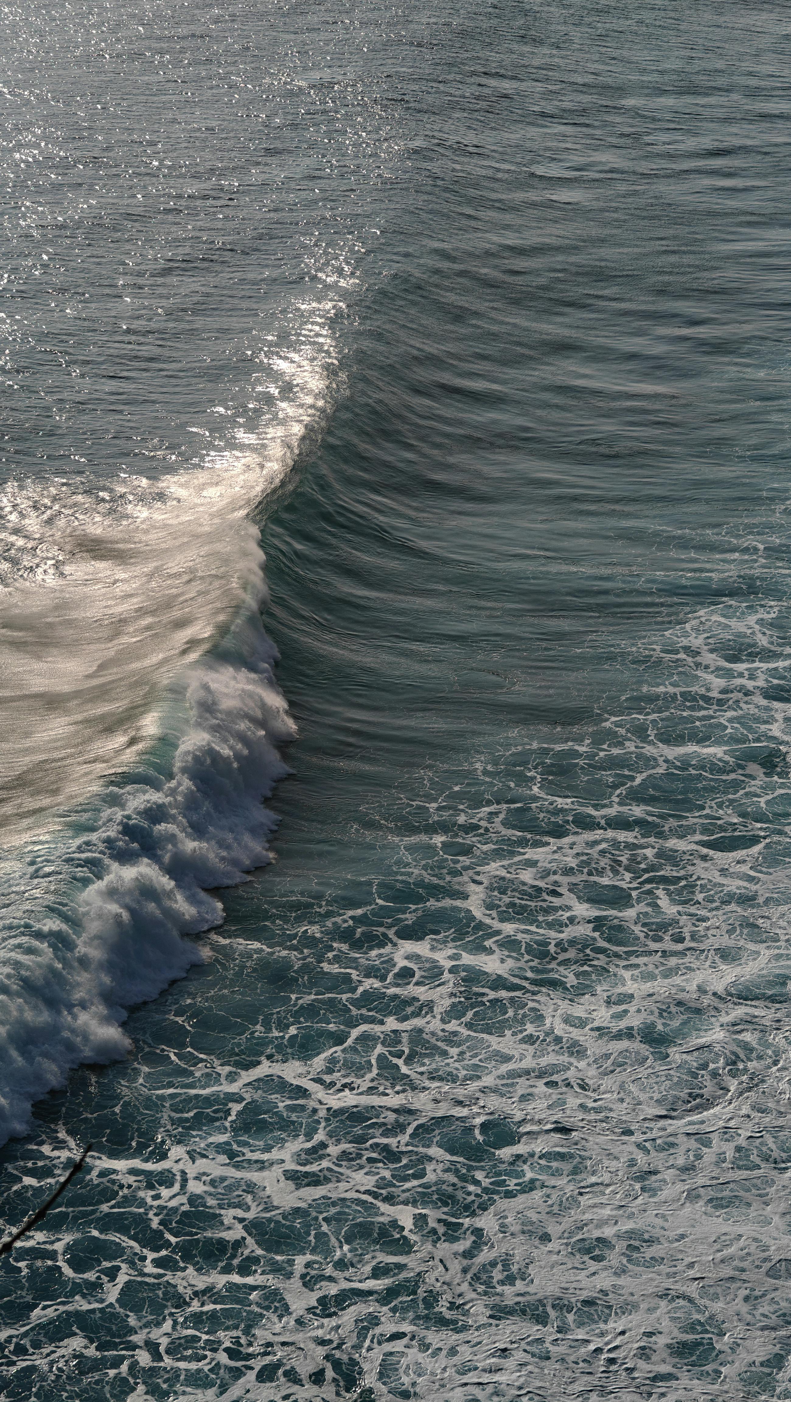 Spectacular Ocean Wave in Bali, Indonesia · Free Stock Photo