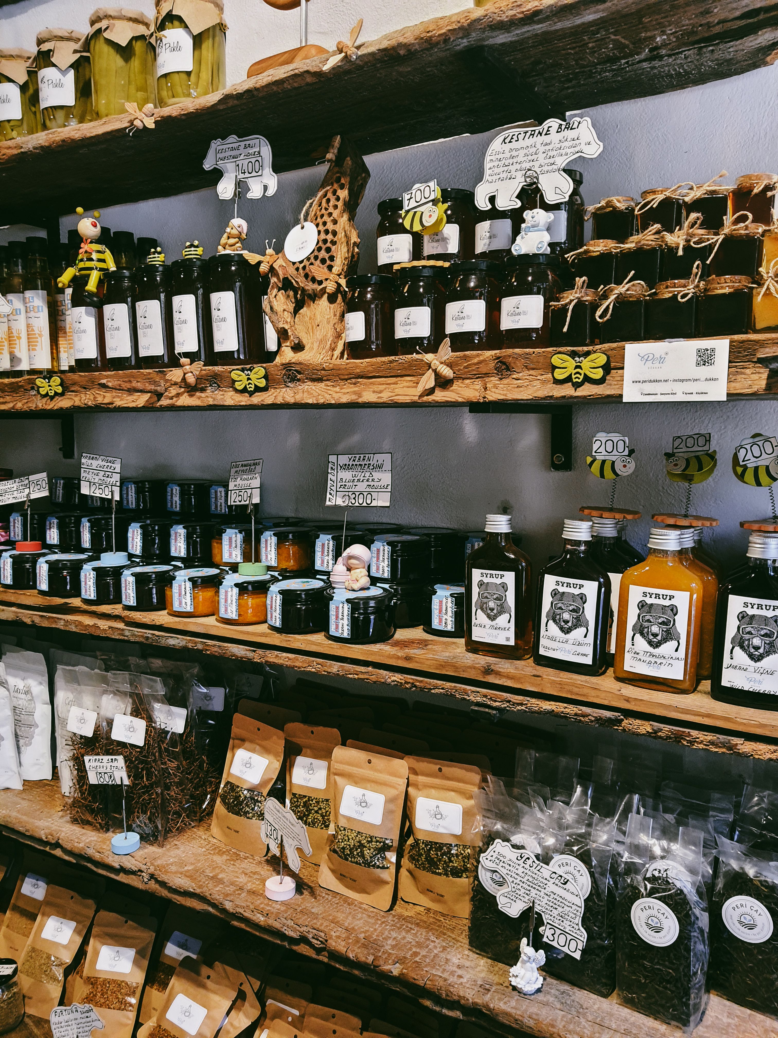 Rustic Honey and Herbal Store Display in Rize · Free Stock Photo