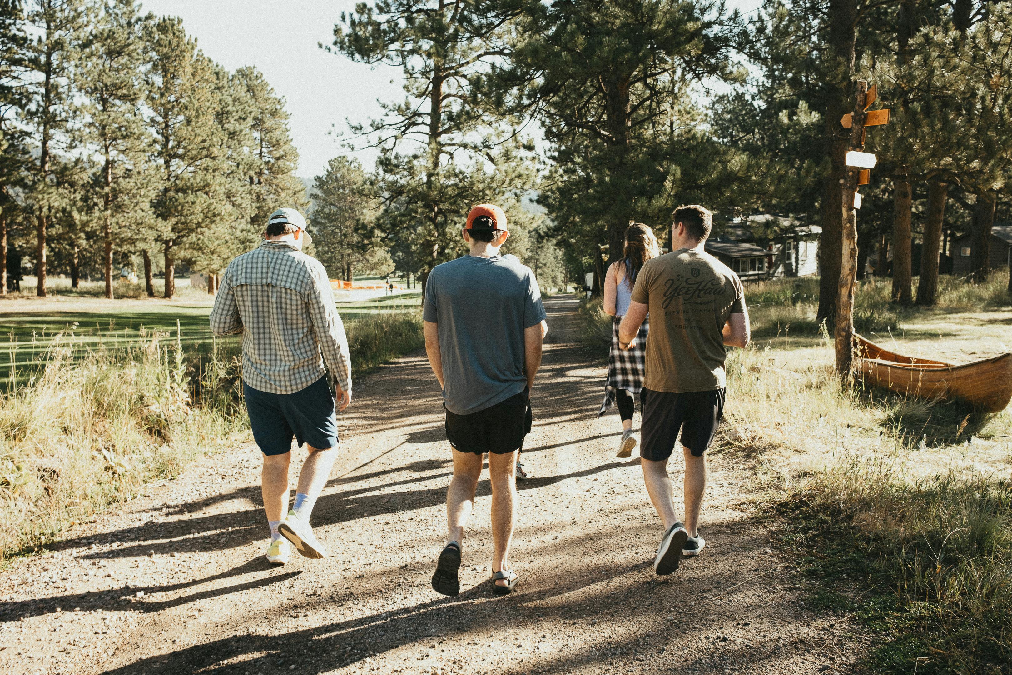 Group Hiking on Sunny Trail in Colorado · Free Stock Photo