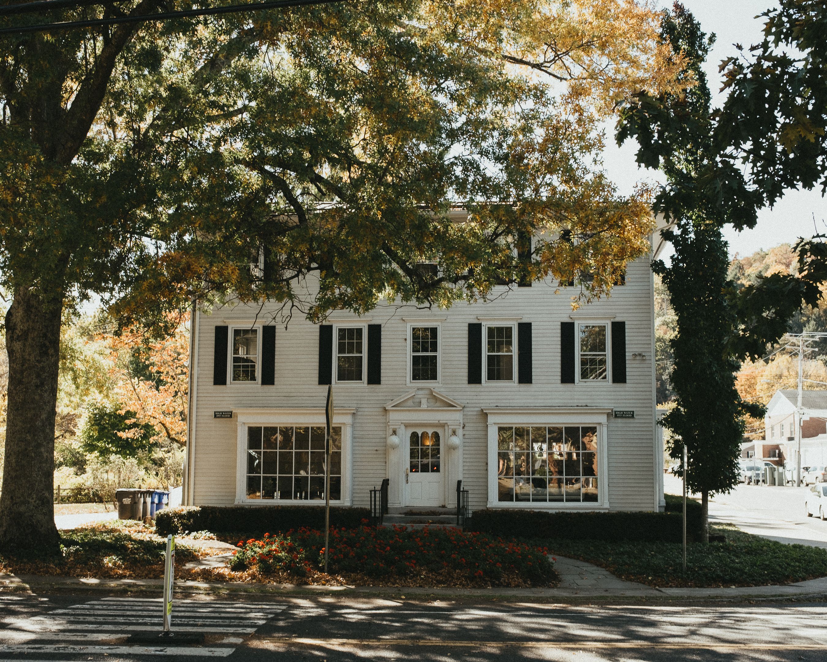Charming Colonial House in Connecticut with Autumn Foliage · Free Stock ...