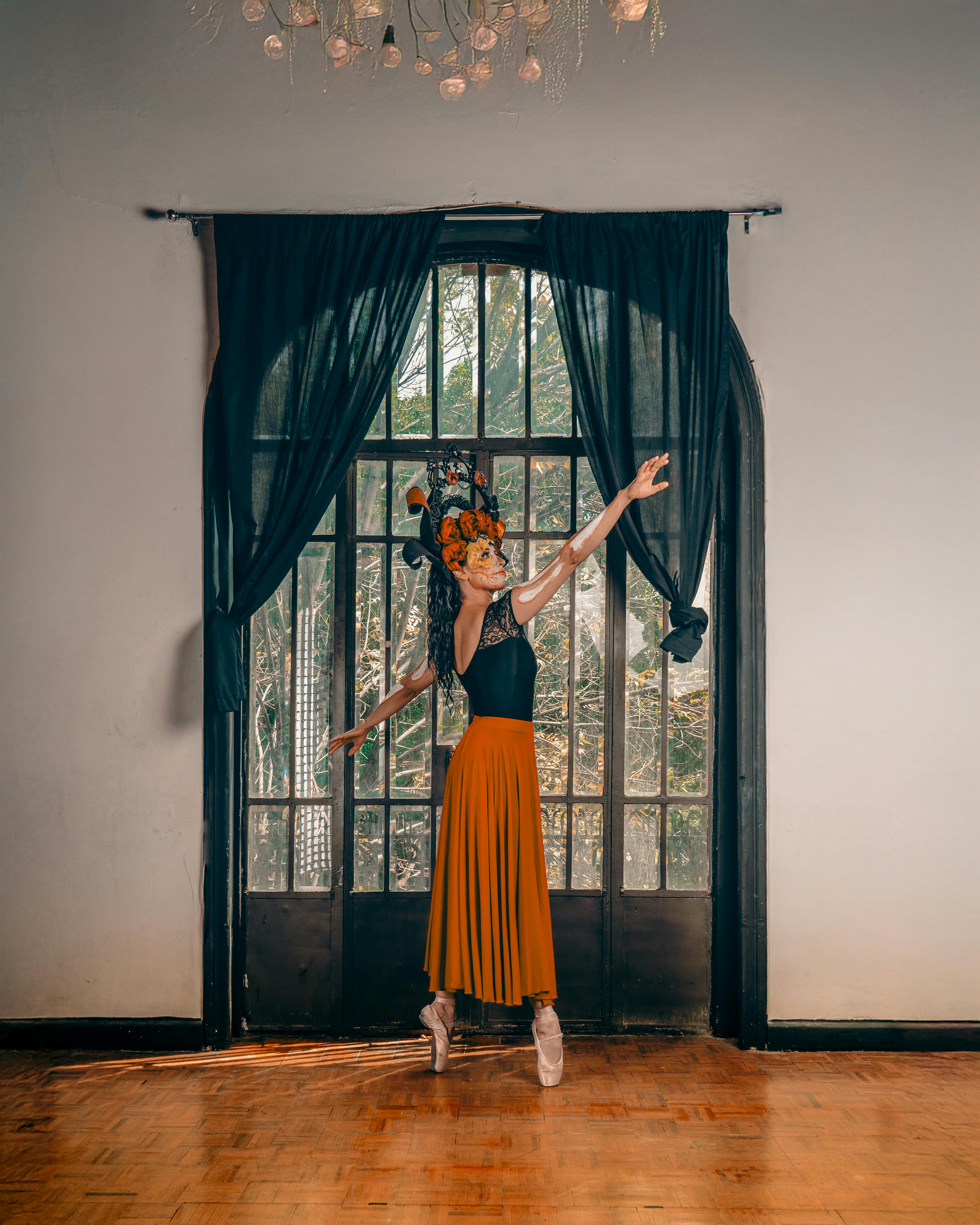 Dancer in Traditional Catrina Dress in Mexico City · Free Stock Photo