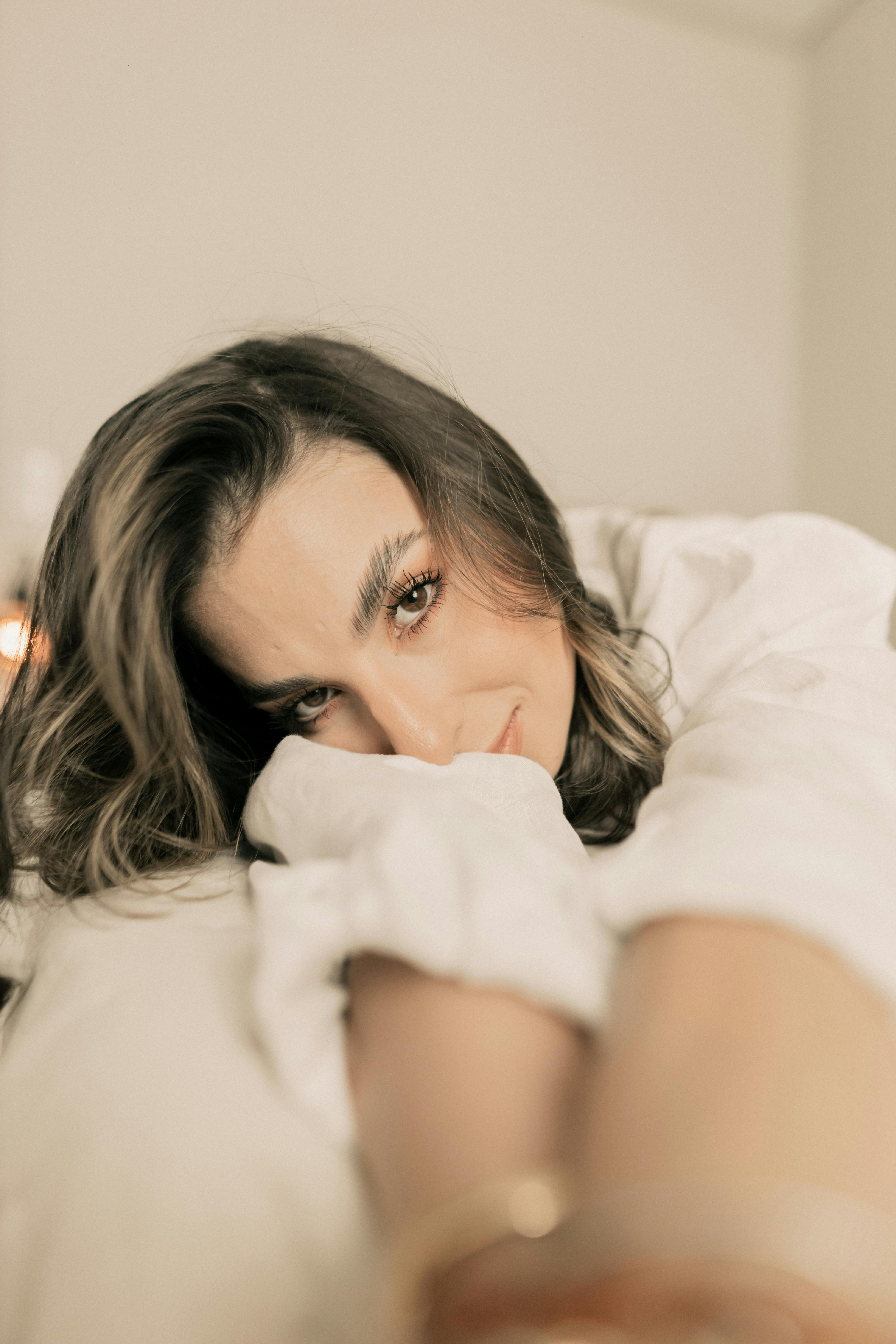 Relaxed Portrait of Woman in Cozy Setting · Free Stock Photo