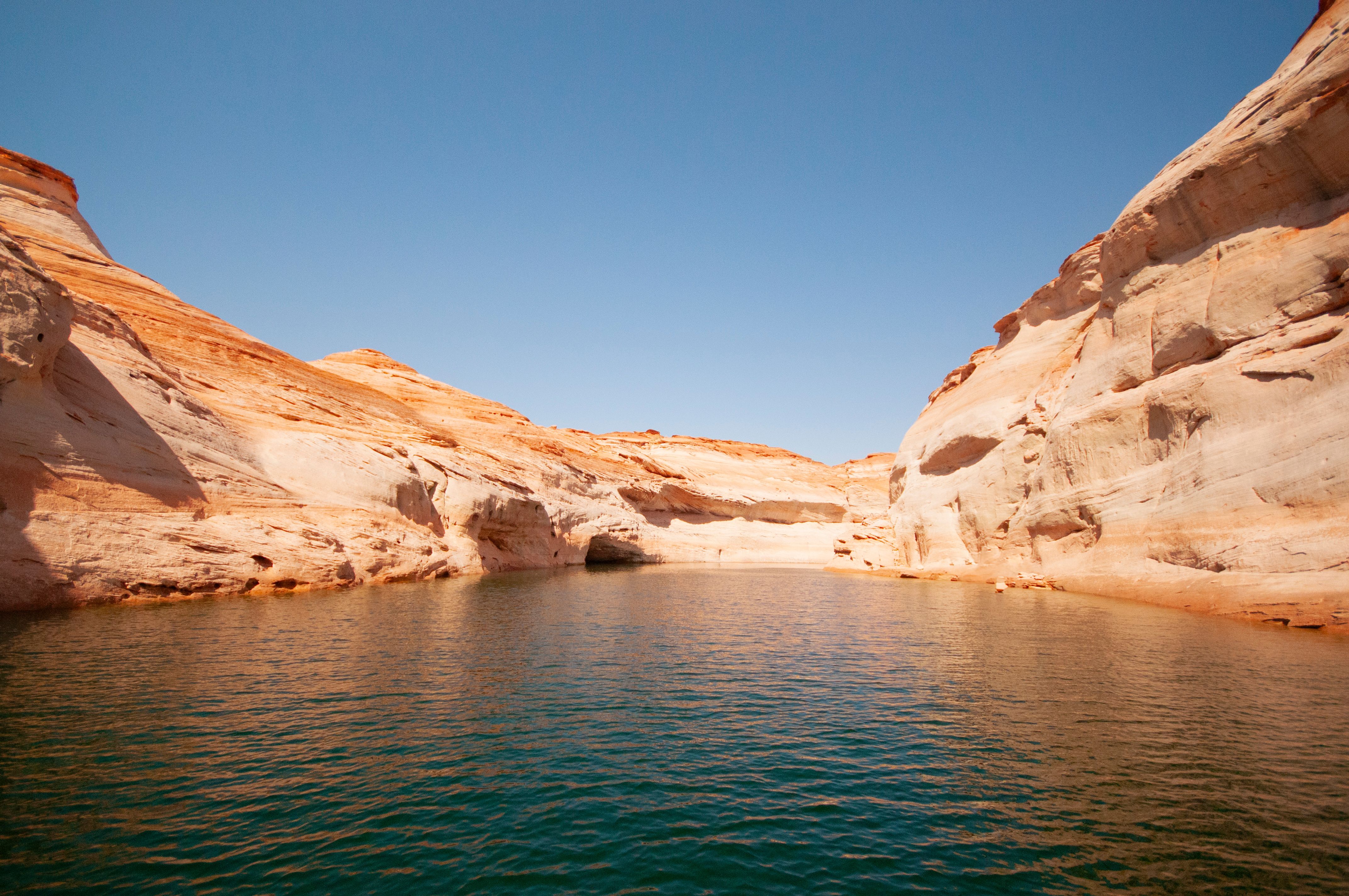 Scenic Sandstone Canyons and Lake Waterscape · Free Stock Photo