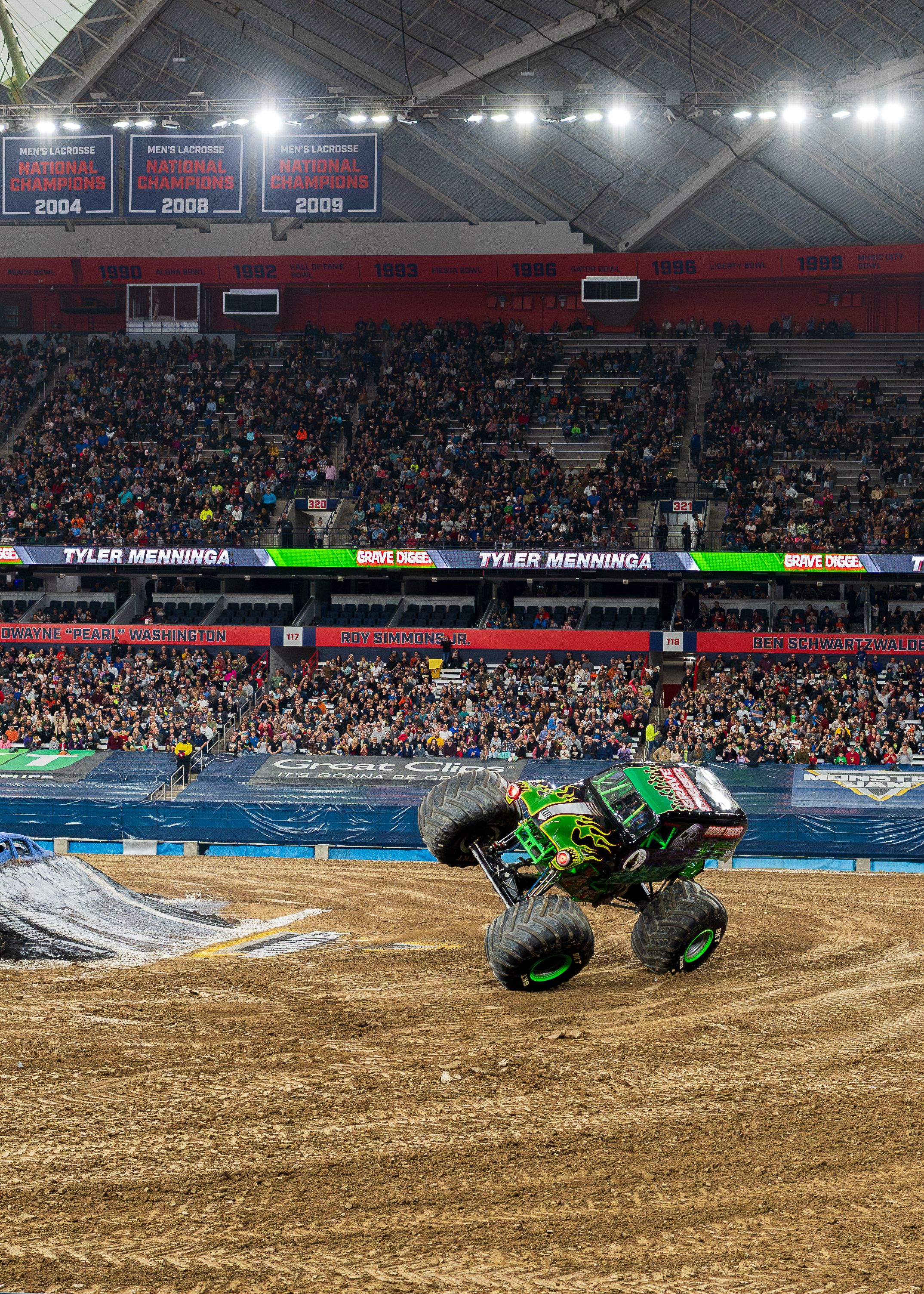 Stunt Truck Photos, Download The BEST Free Stunt Truck Stock Photos ...