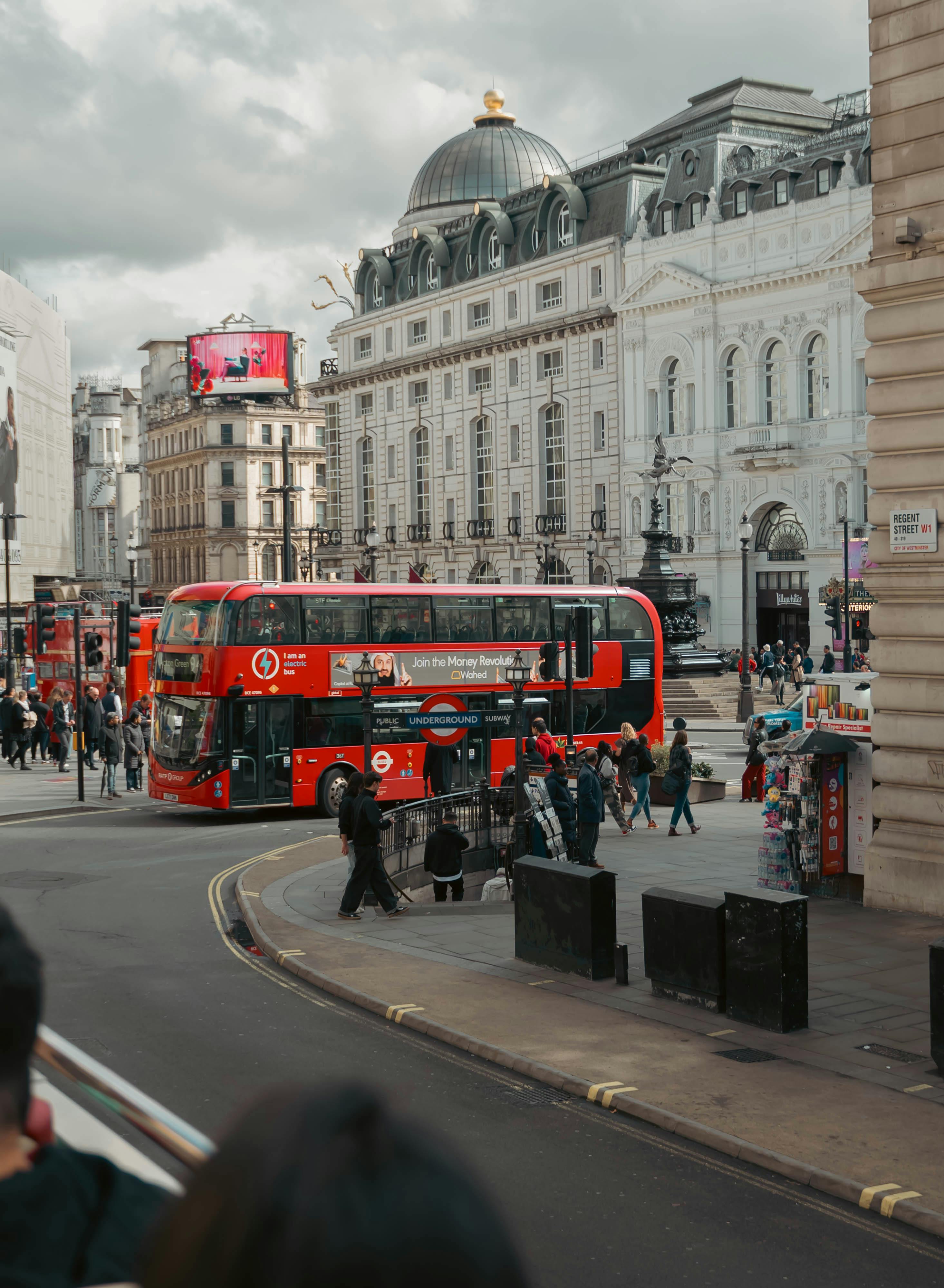 Red Double-Decker Bus at Piccadilly Circus, London · Free Stock Photo