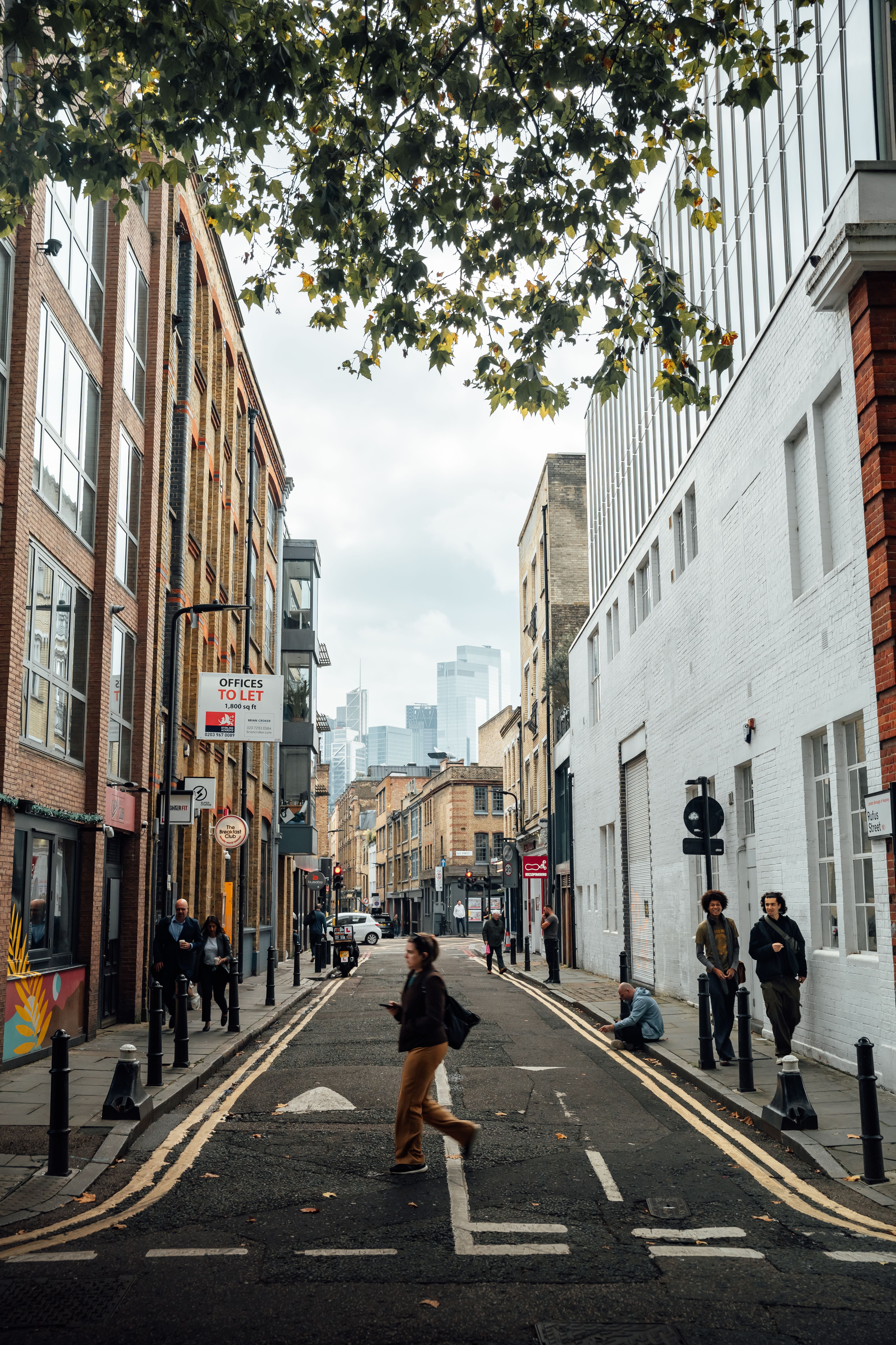 Pemandangan Jalanan Di Shoreditch, London Dengan Pemandangan Gedung ...