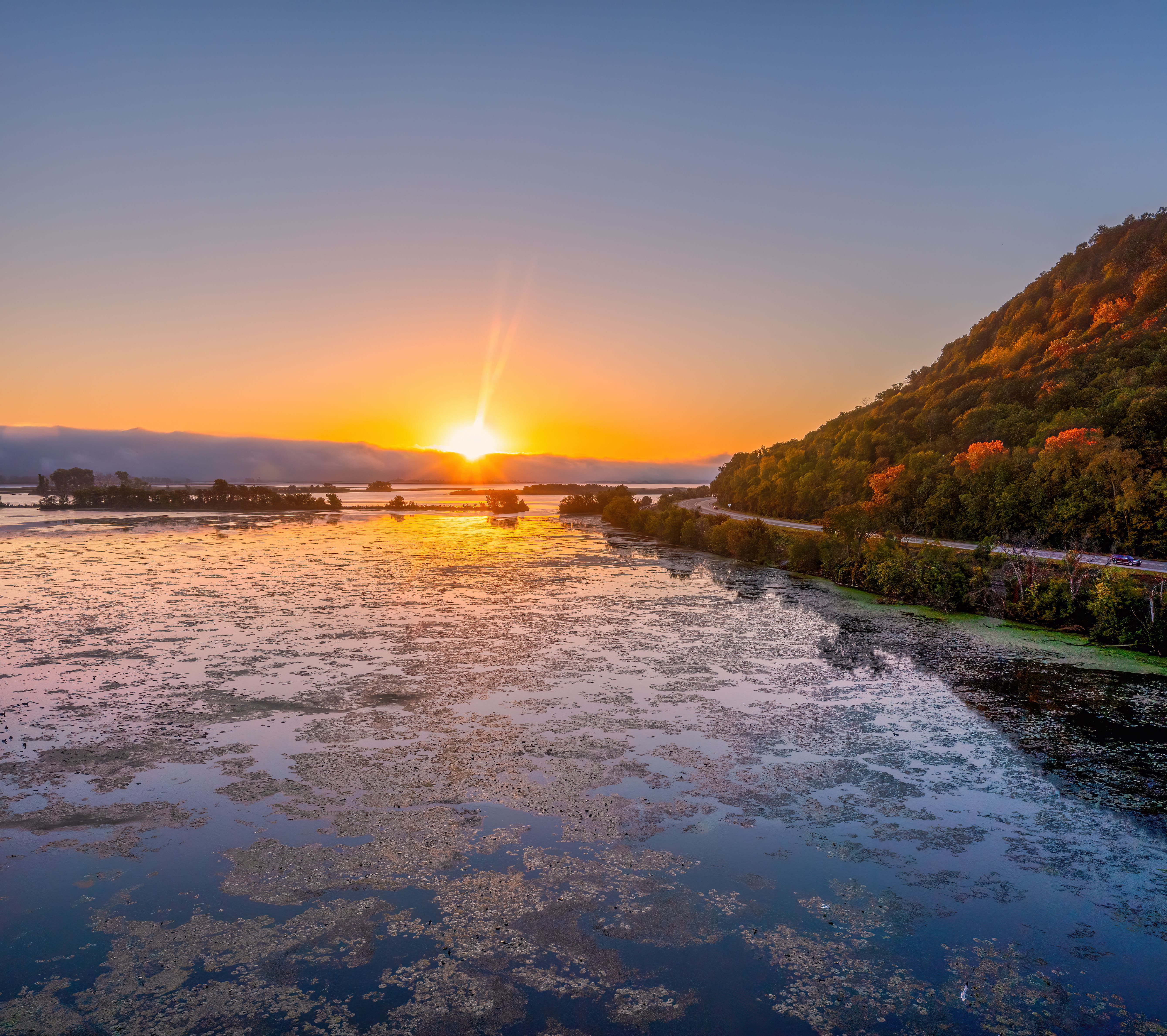 Stunning Sunset over Mississippi River in Minnesota · Free Stock Photo