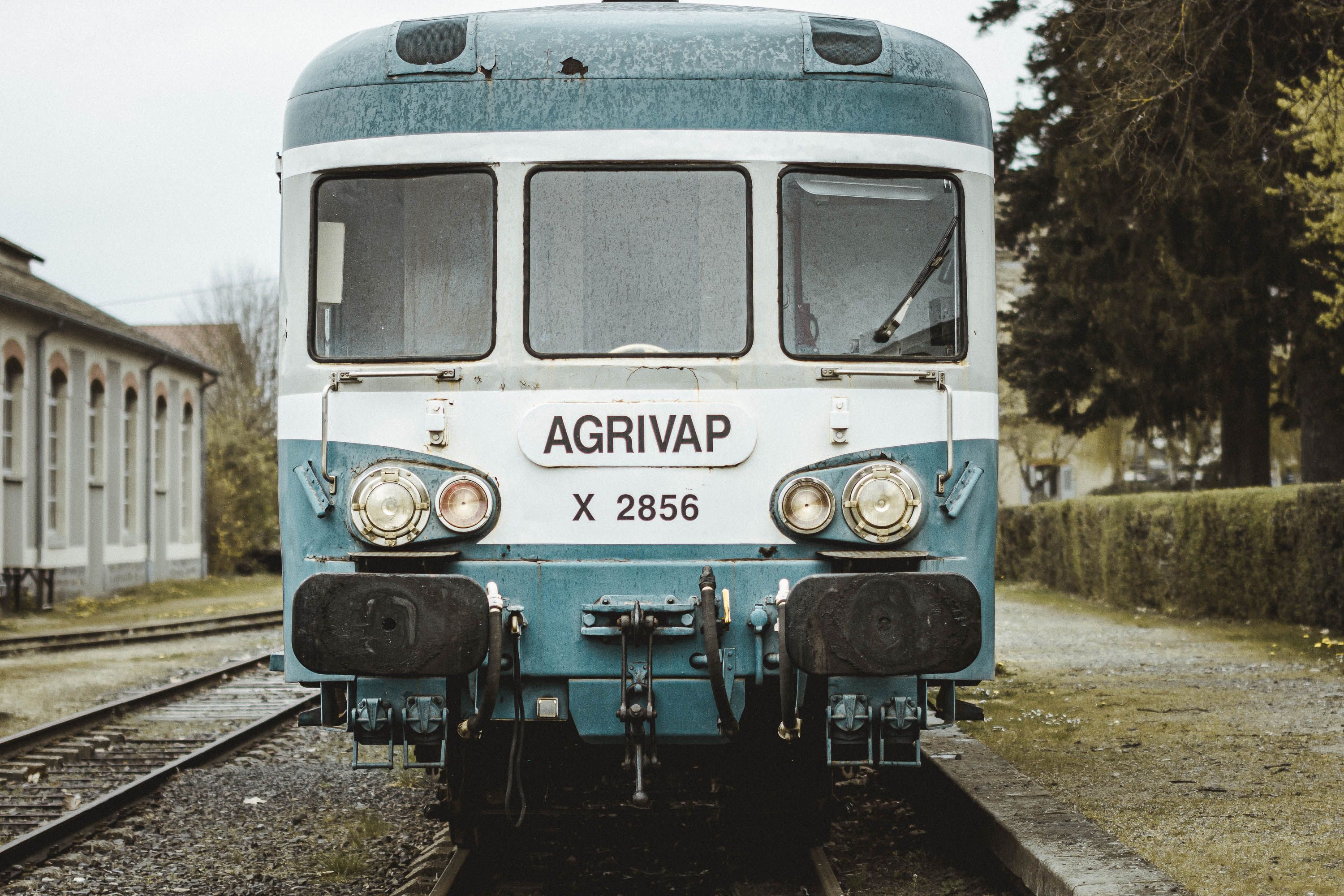 Front View of Vintage AGRIVAP Train on Tracks · Free Stock Photo