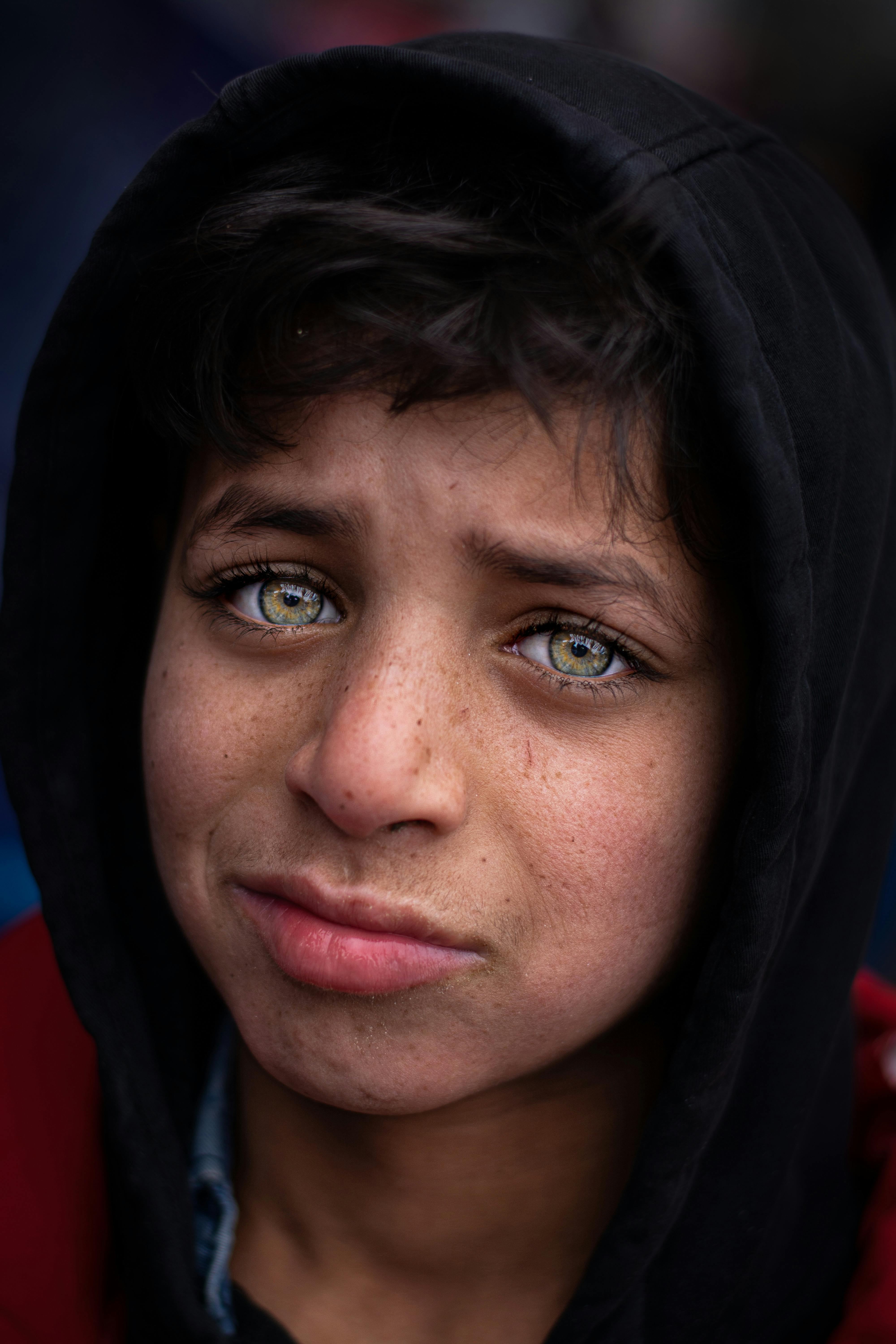 Chân Dung đầy Cảm Xúc Của Một Cậu Bé Iraq · Ảnh có sẵn miễn phí