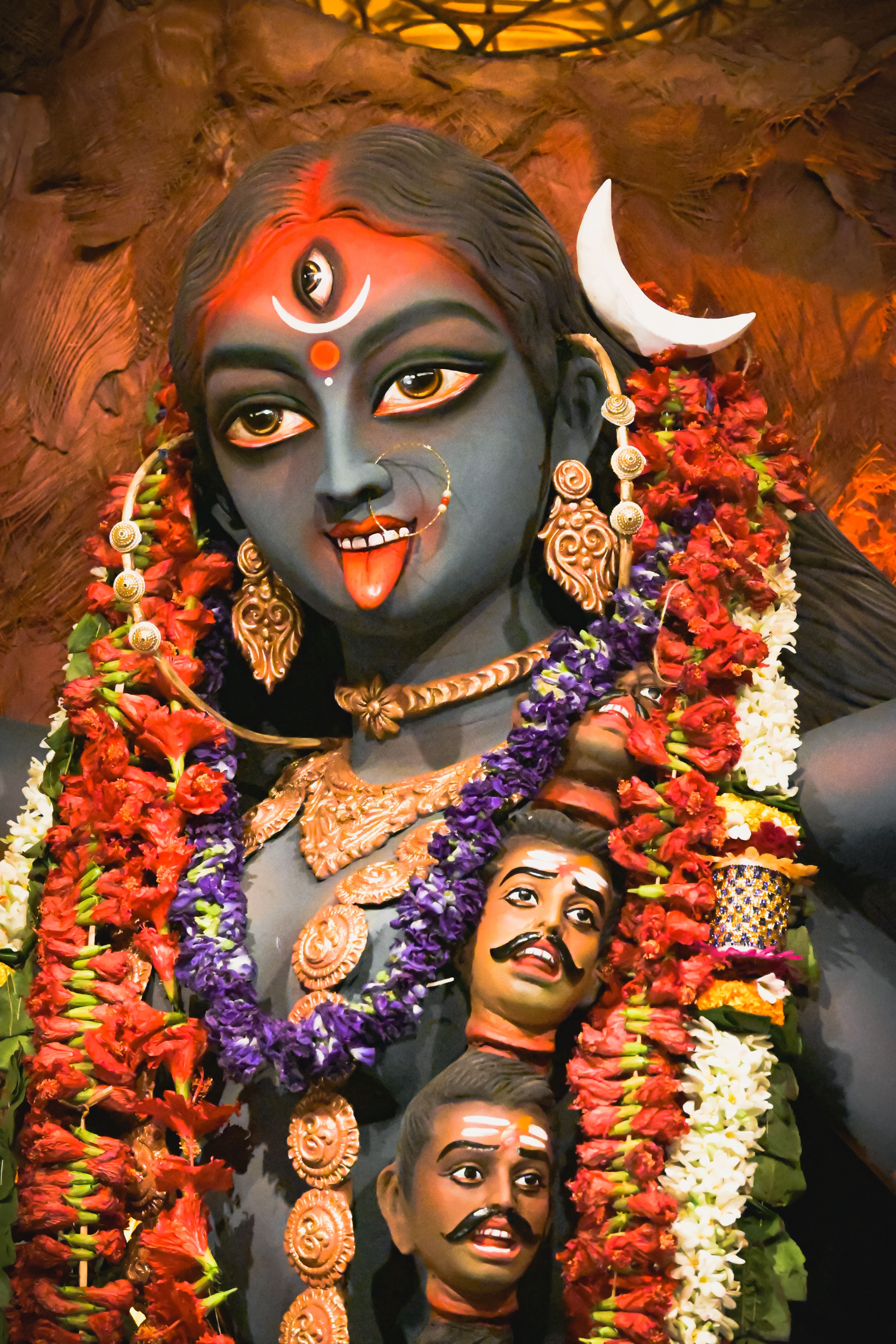 Vibrant Idol of Goddess Kali at Kolkata Festival · Free Stock Photo