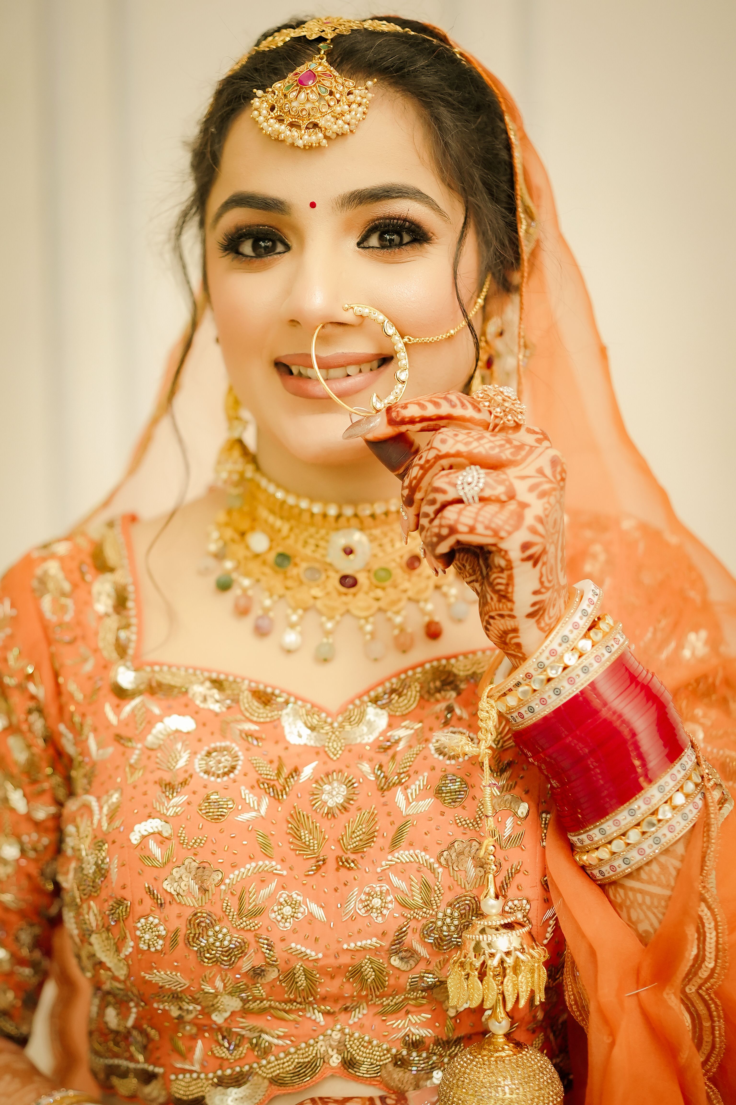 Elegant Indian Bride in Traditional Attire · Free Stock Photo