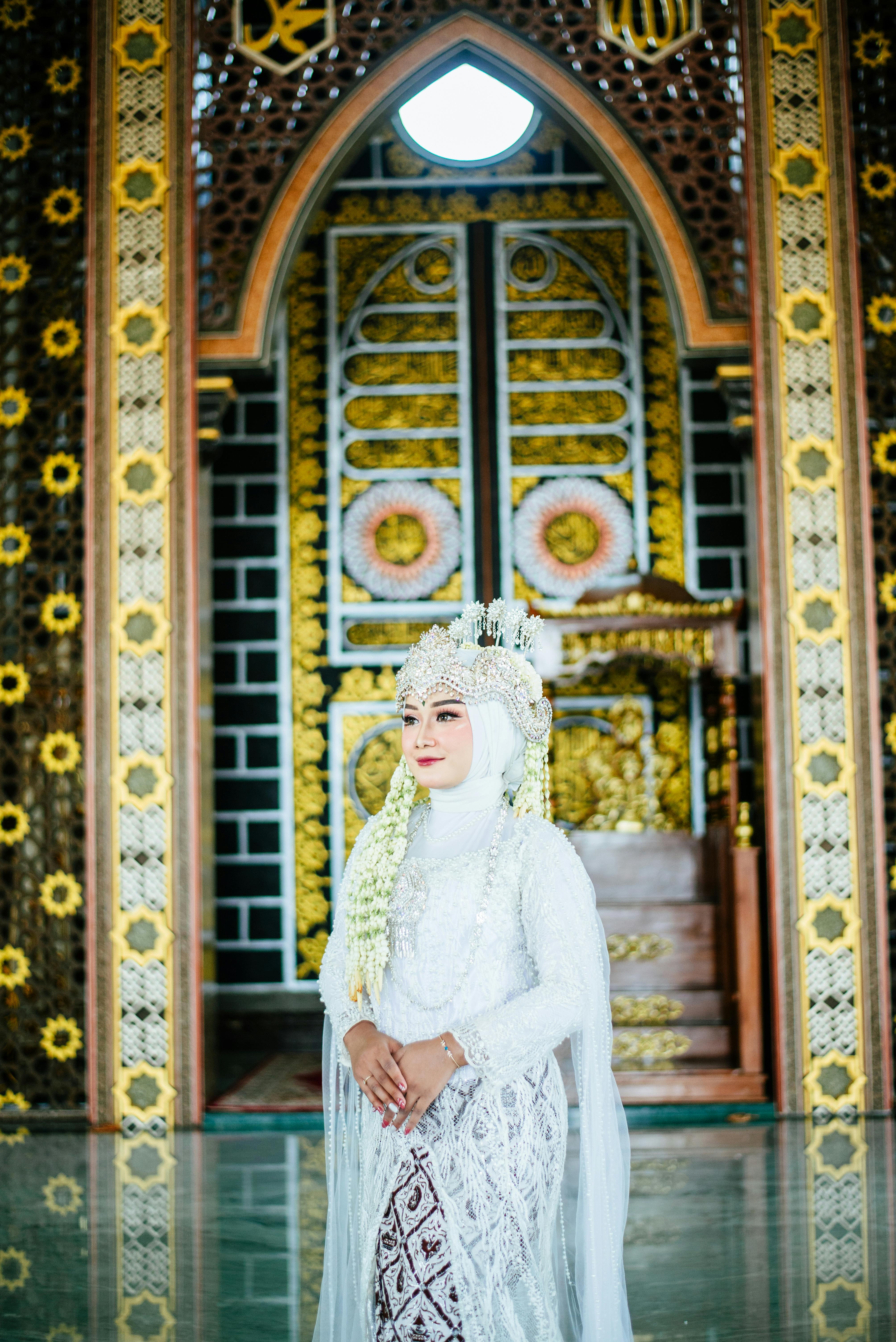 Traditional Javanese Bride in Ornate Wedding Dress · Free Stock Photo