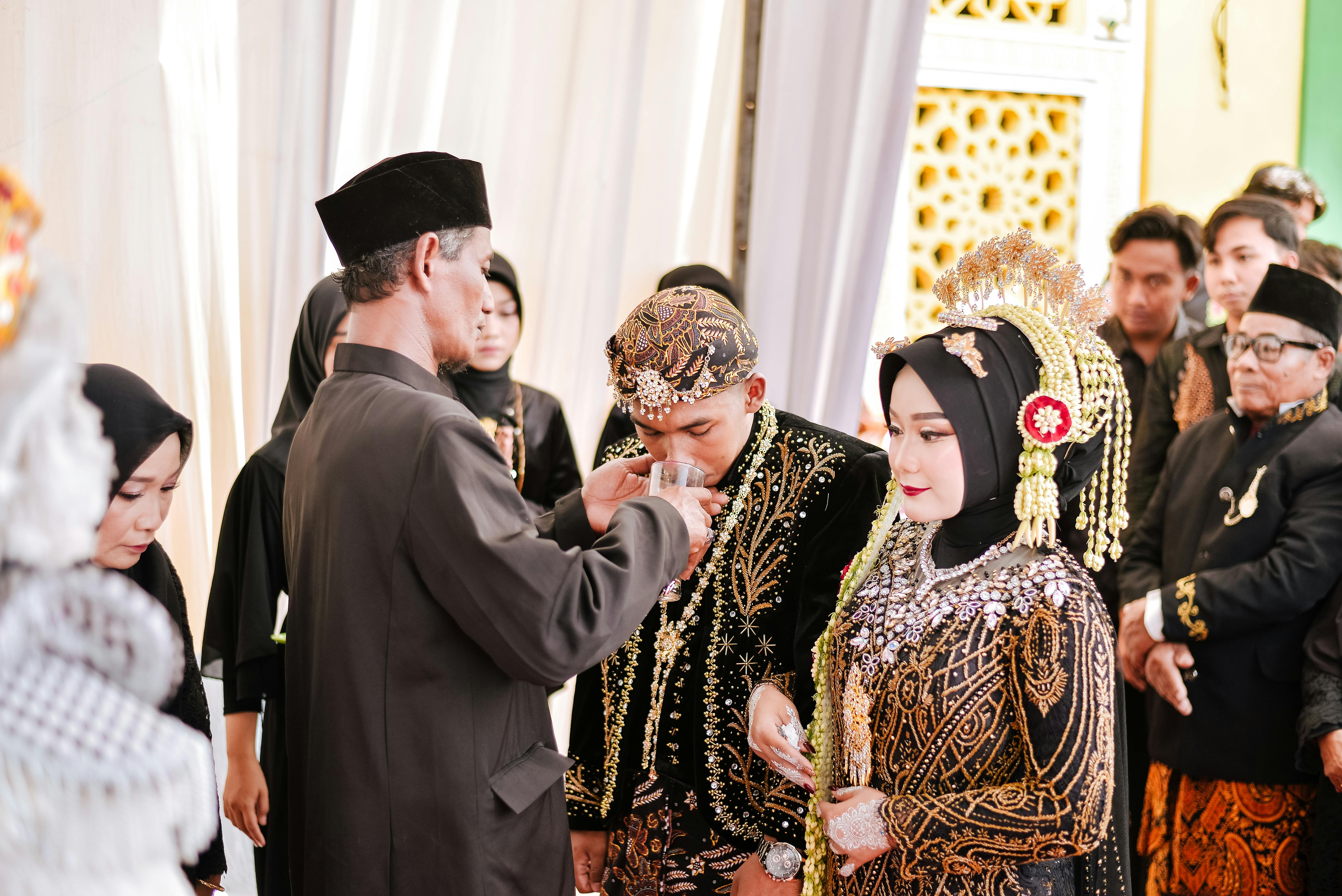 Traditional Javanese Wedding Ceremony Ritual · Free Stock Photo