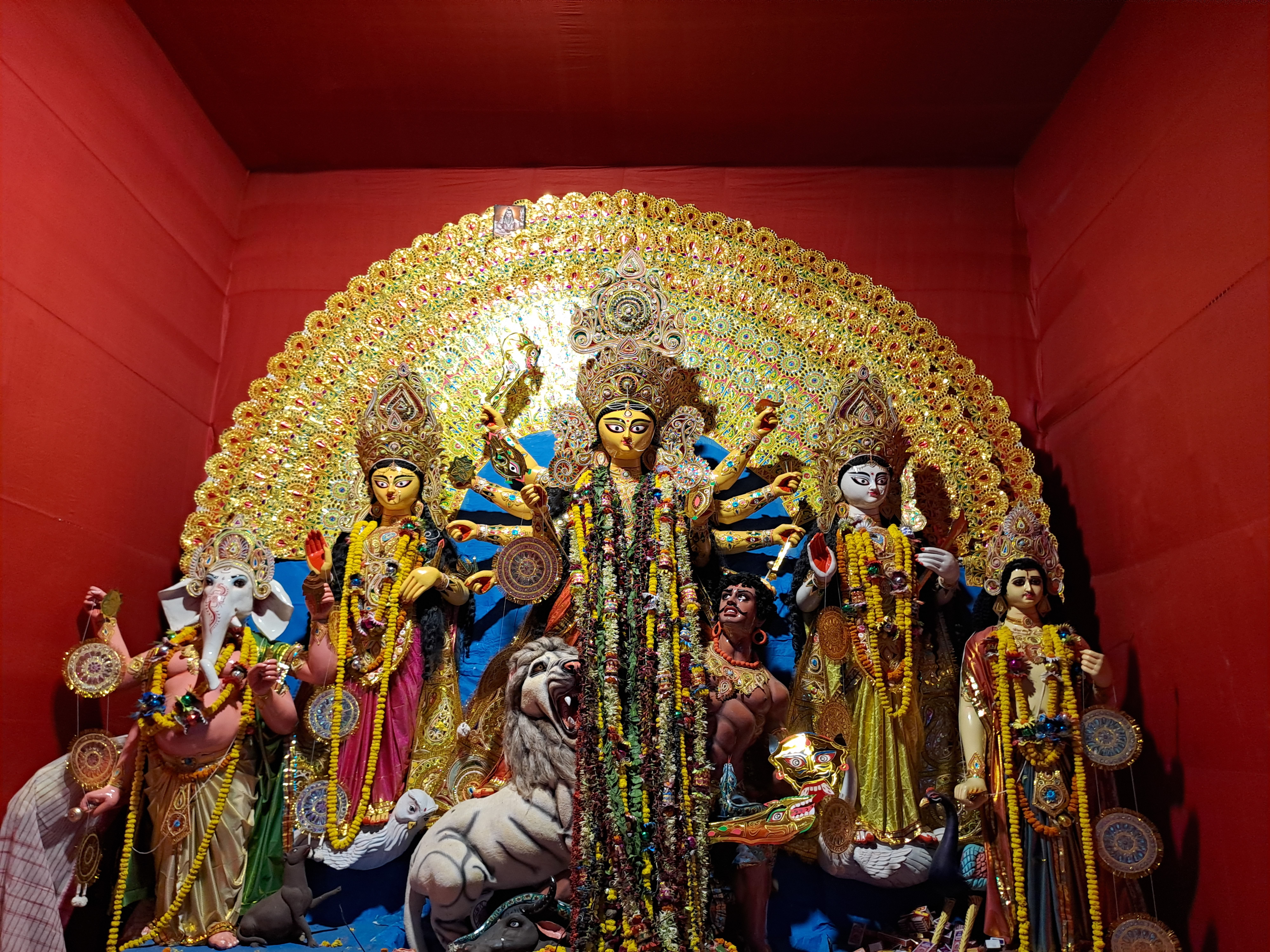 Vibrant Durga Puja festival display · Free Stock Photo