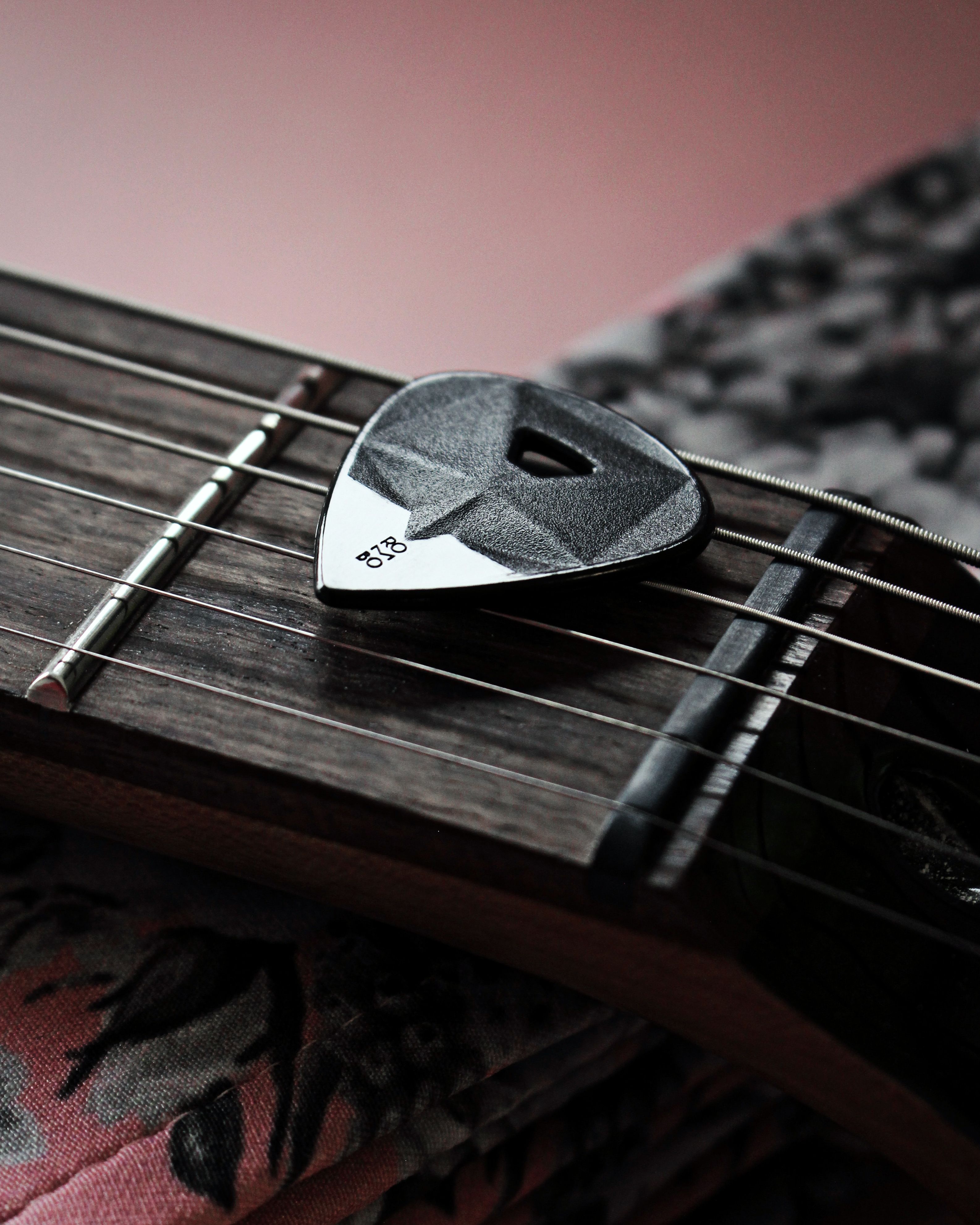 Close-Up Shot of an Acoustic Guitar · Free Stock Photo