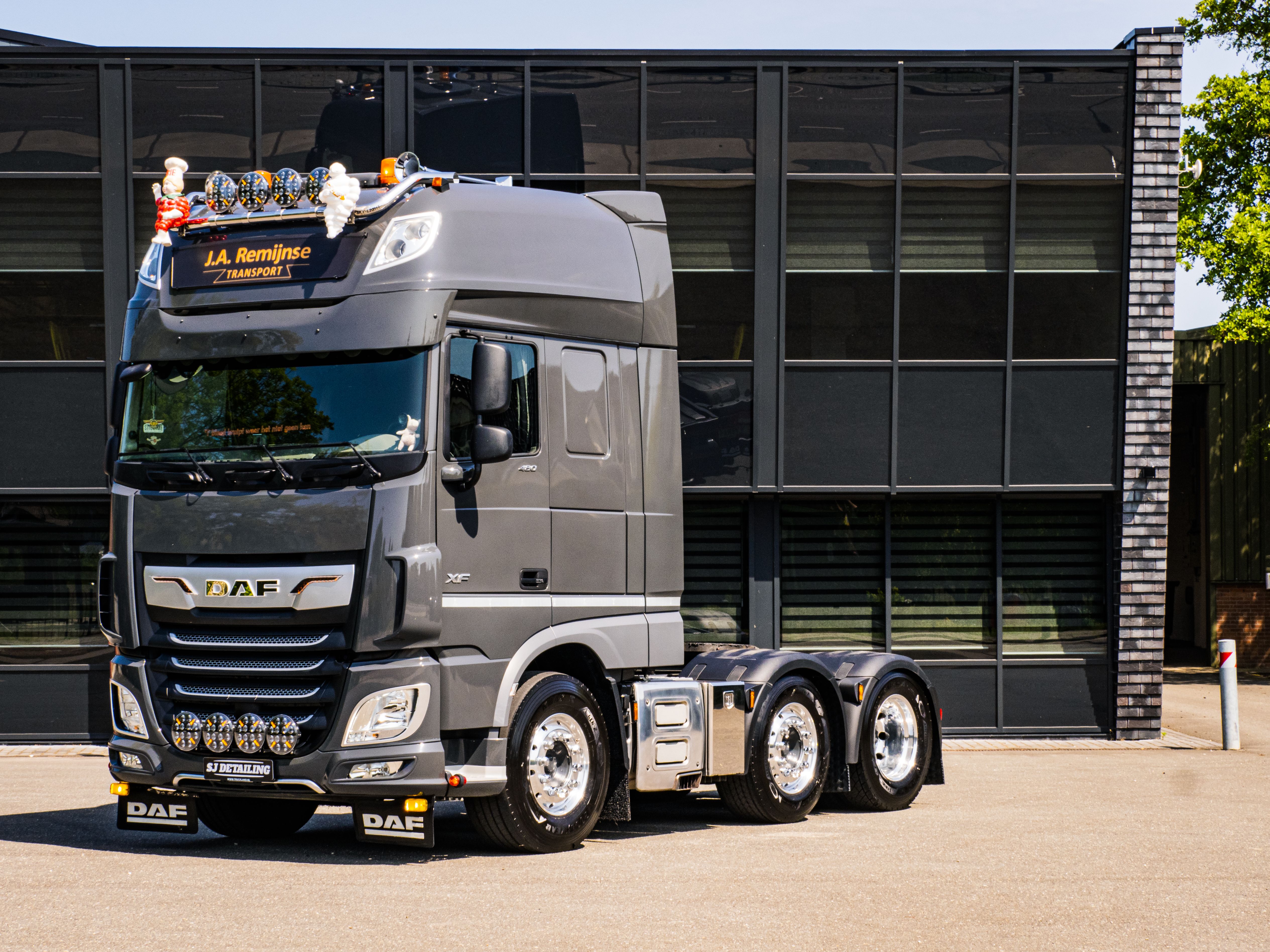 Modern DAF XF Truck in Andijk Netherlands · Free Stock Photo