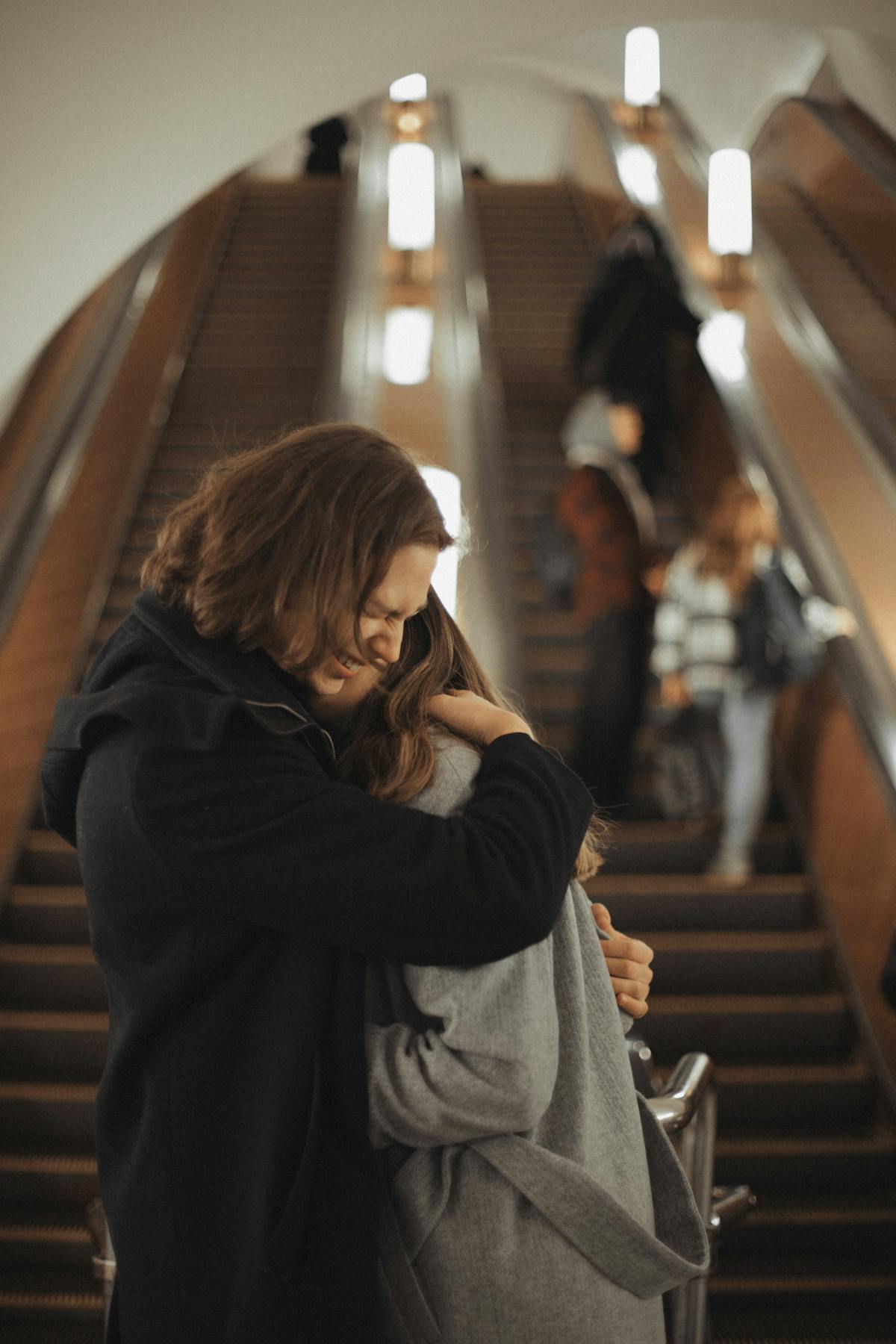 Hug Young People Photos, Download The BEST Free Hug Young People Stock ...