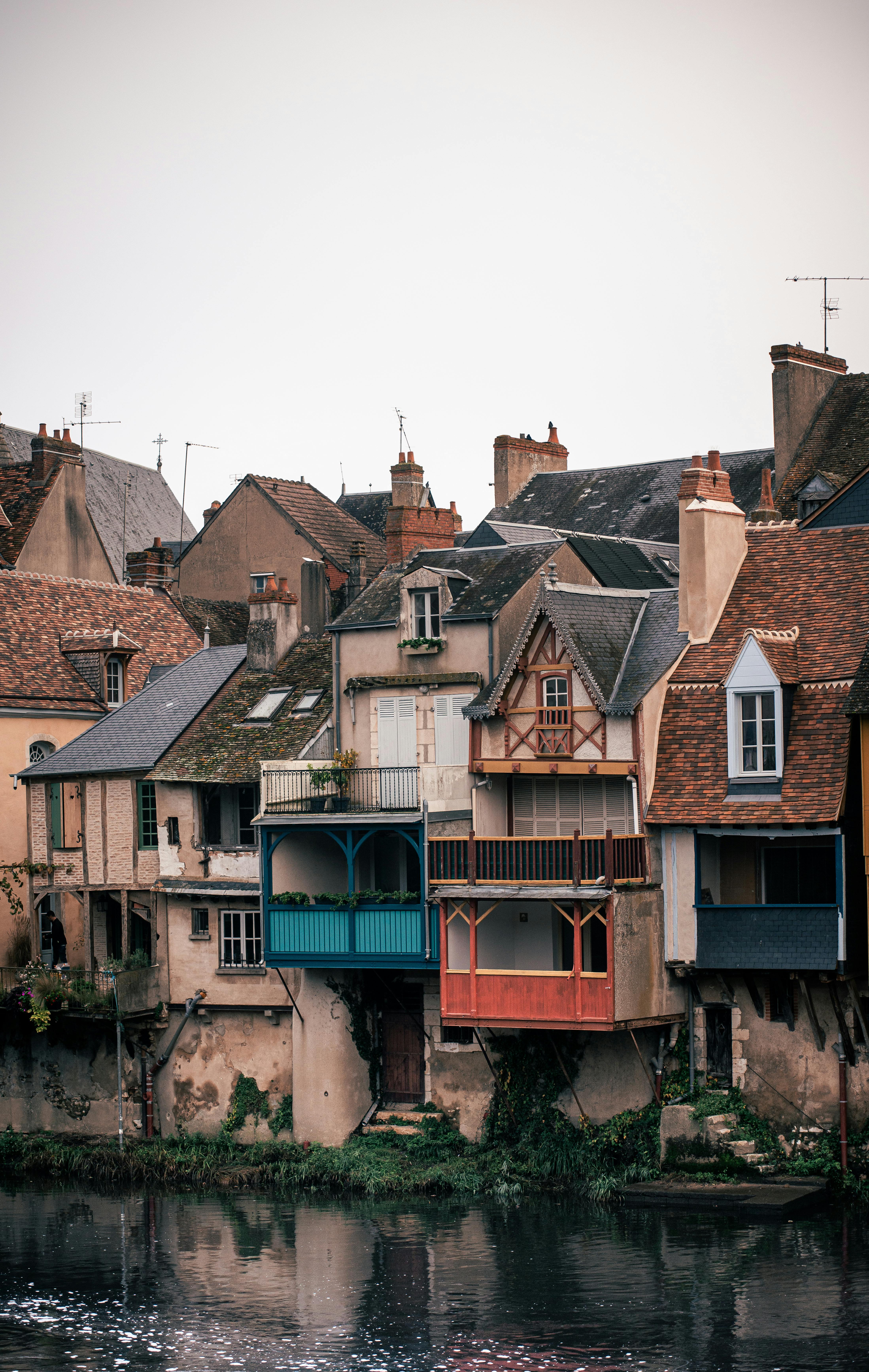 Charming Riverside Houses in French Village · Free Stock Photo