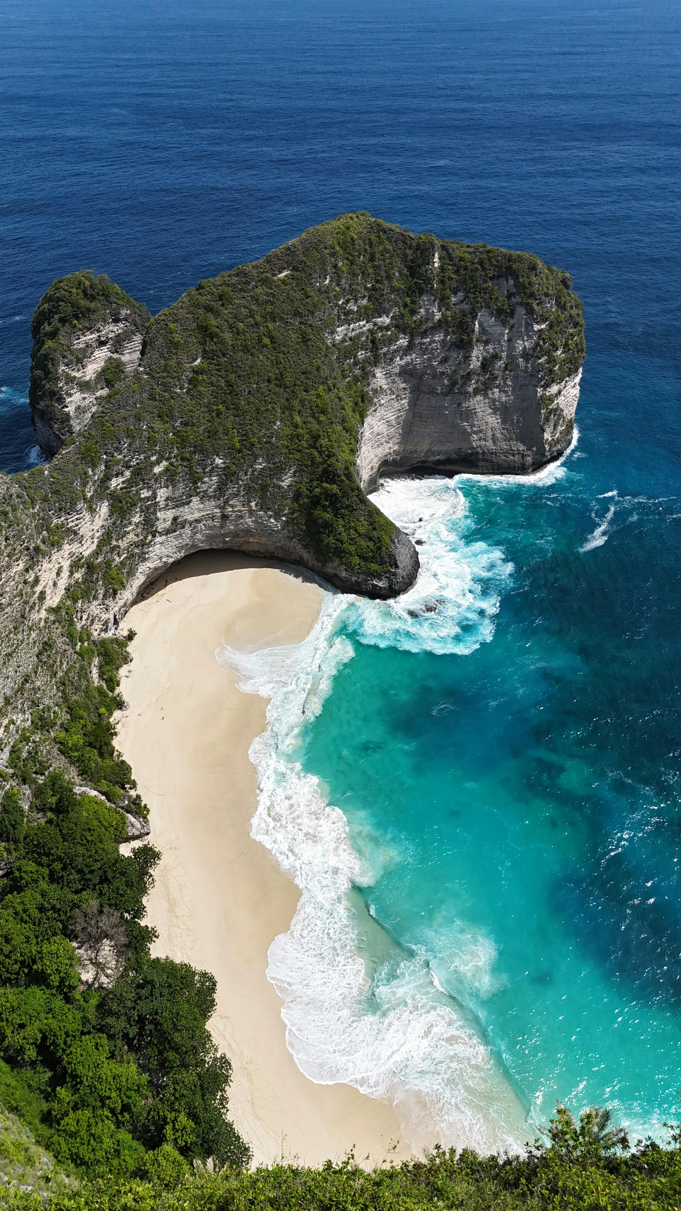 Stunning Aerial View of Nusa Penida Island Coast · Free Stock Photo