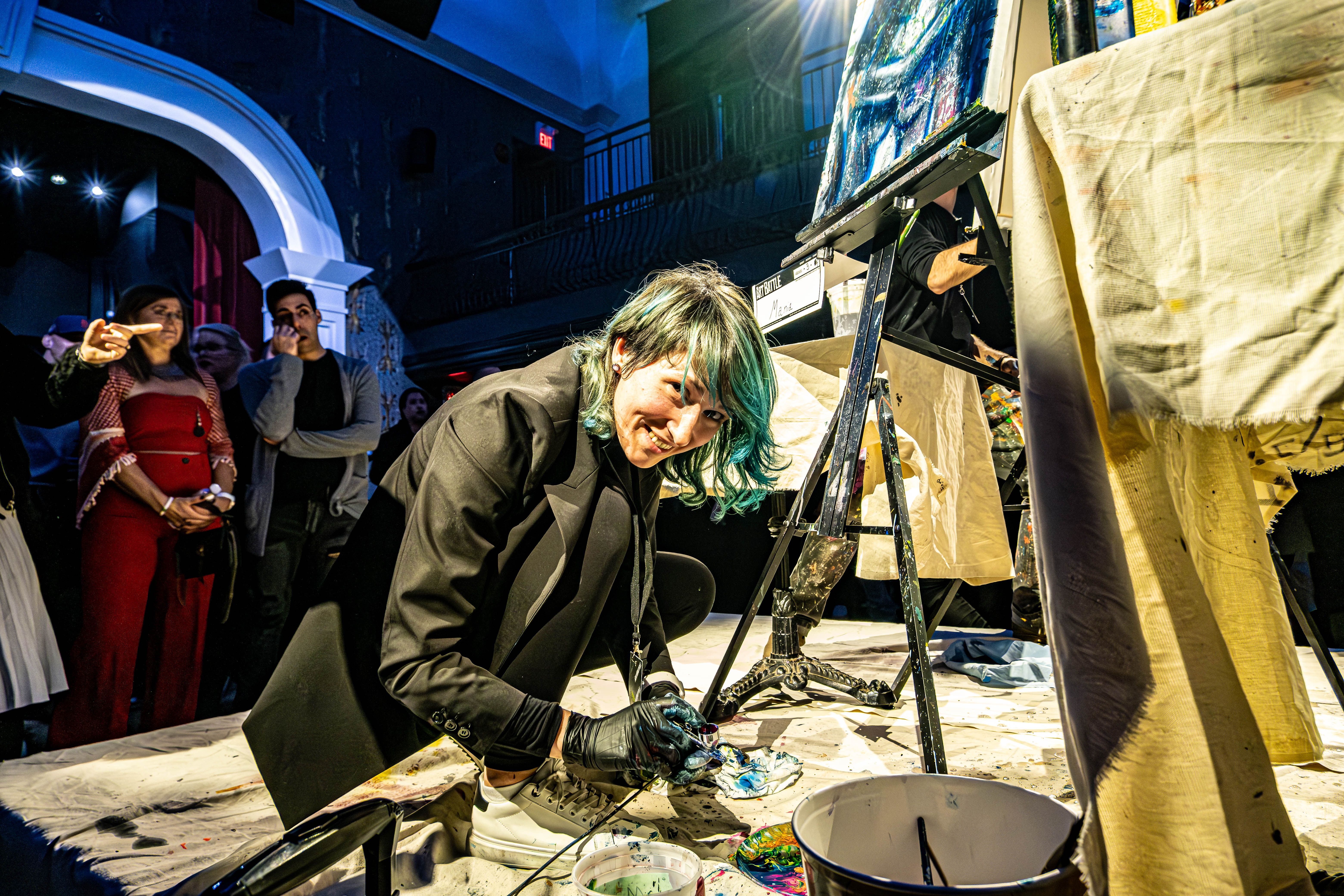 Live Painter at Toronto Art Show Captivates Audience · Free Stock Photo