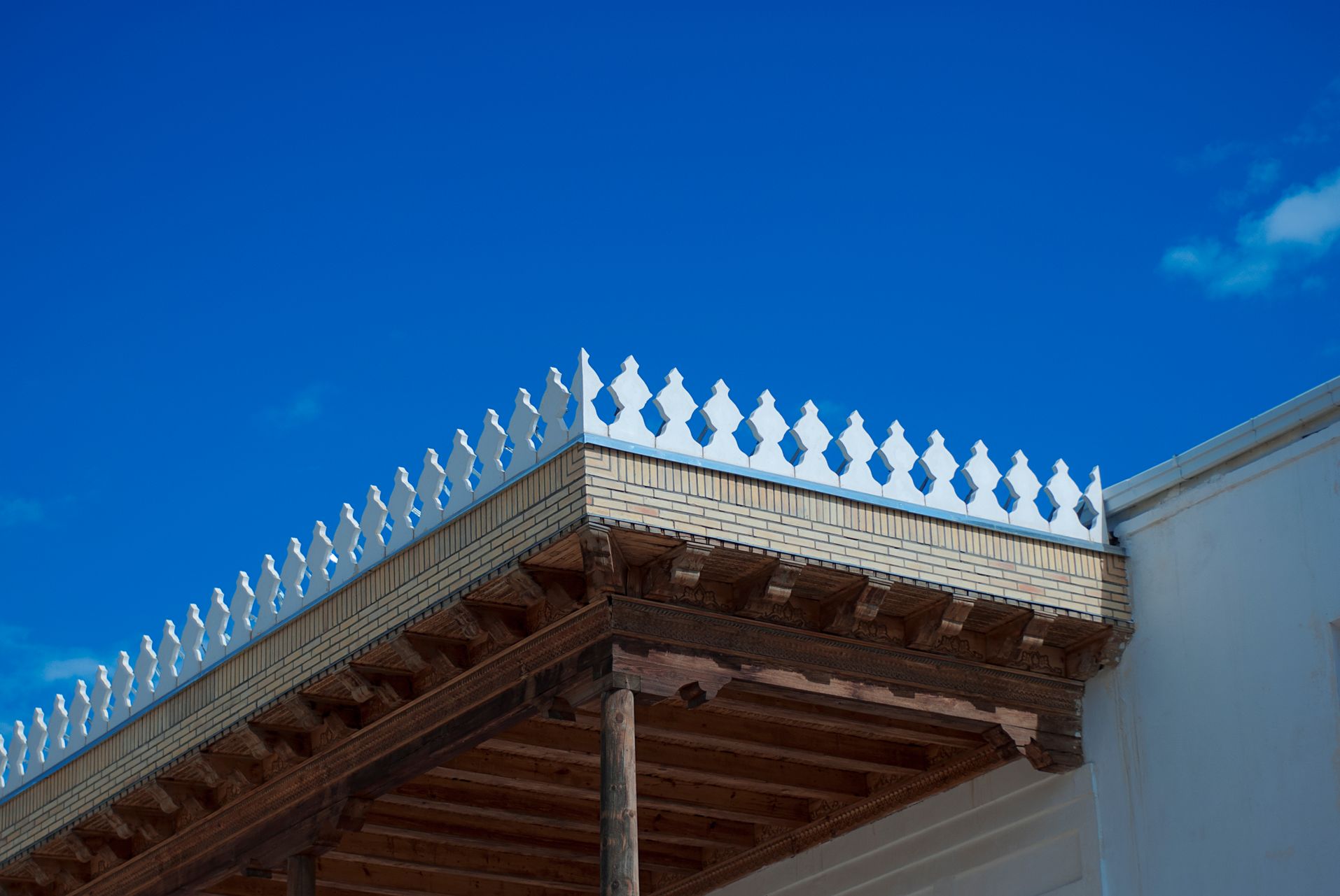 Barge Boards 101: Essential Installation and Design Tips
