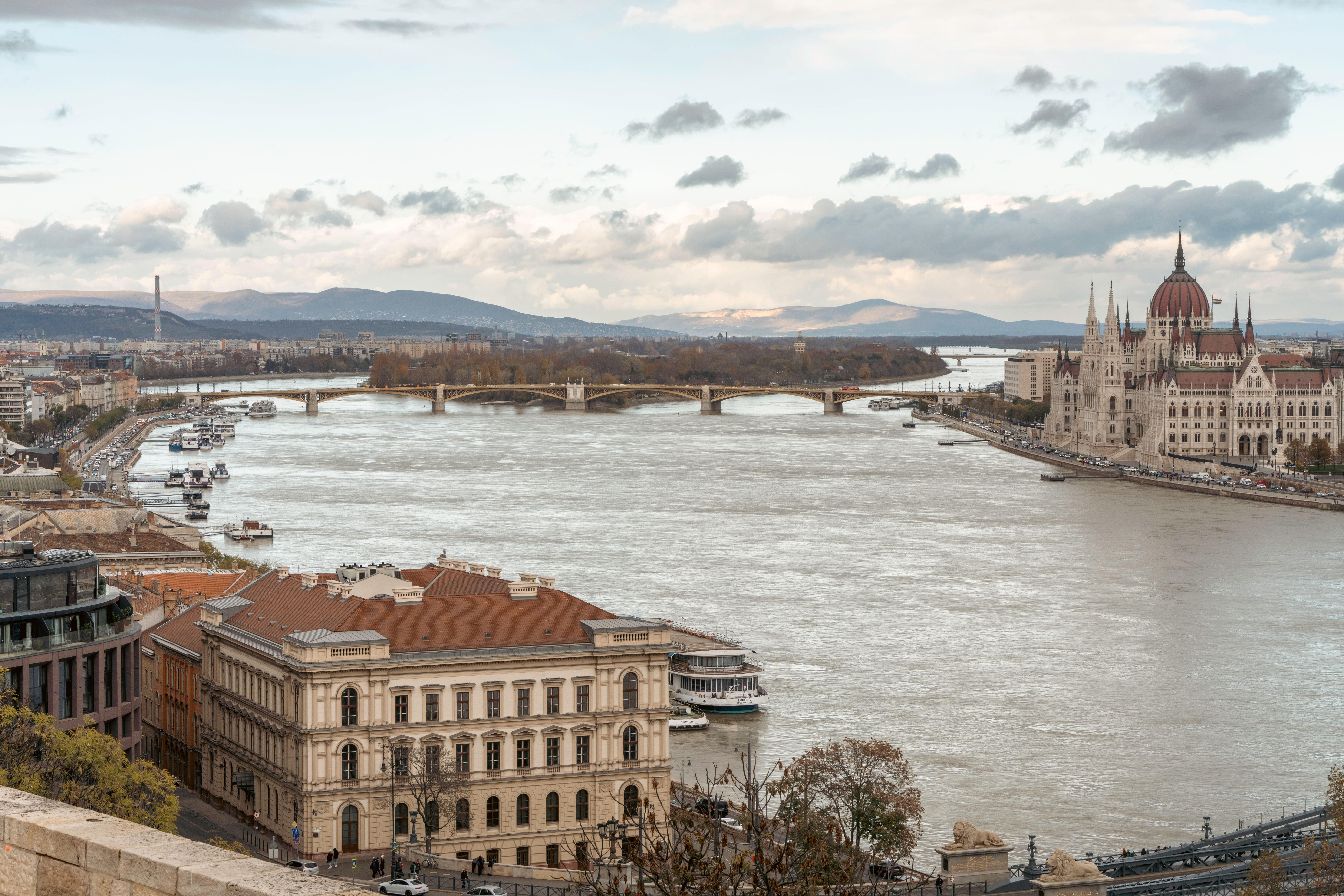 Scenic View of Danube and Budapest Parliament · Free Stock Photo