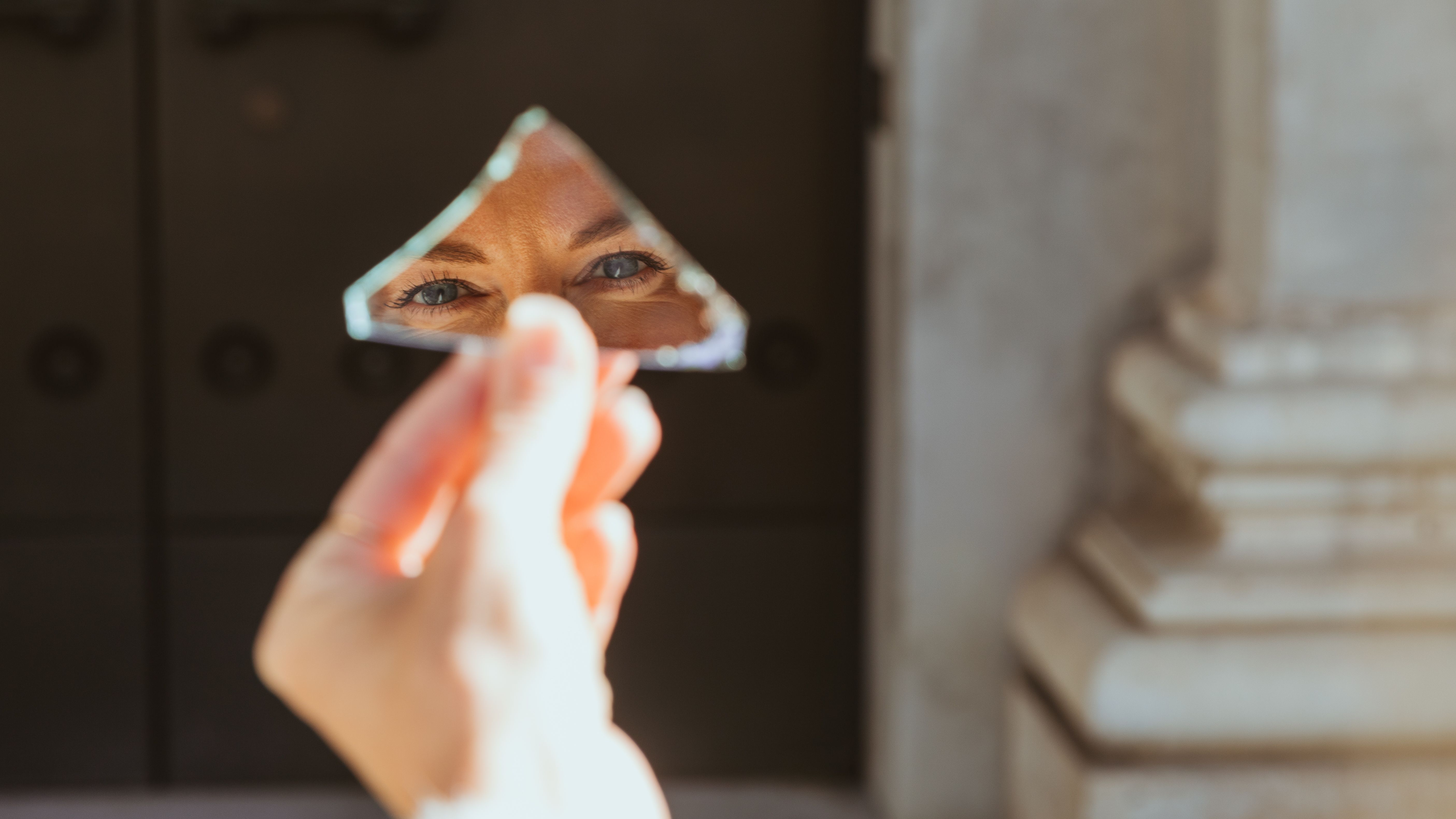 Reflection Through Shattered Glass in Munich · Free Stock Photo