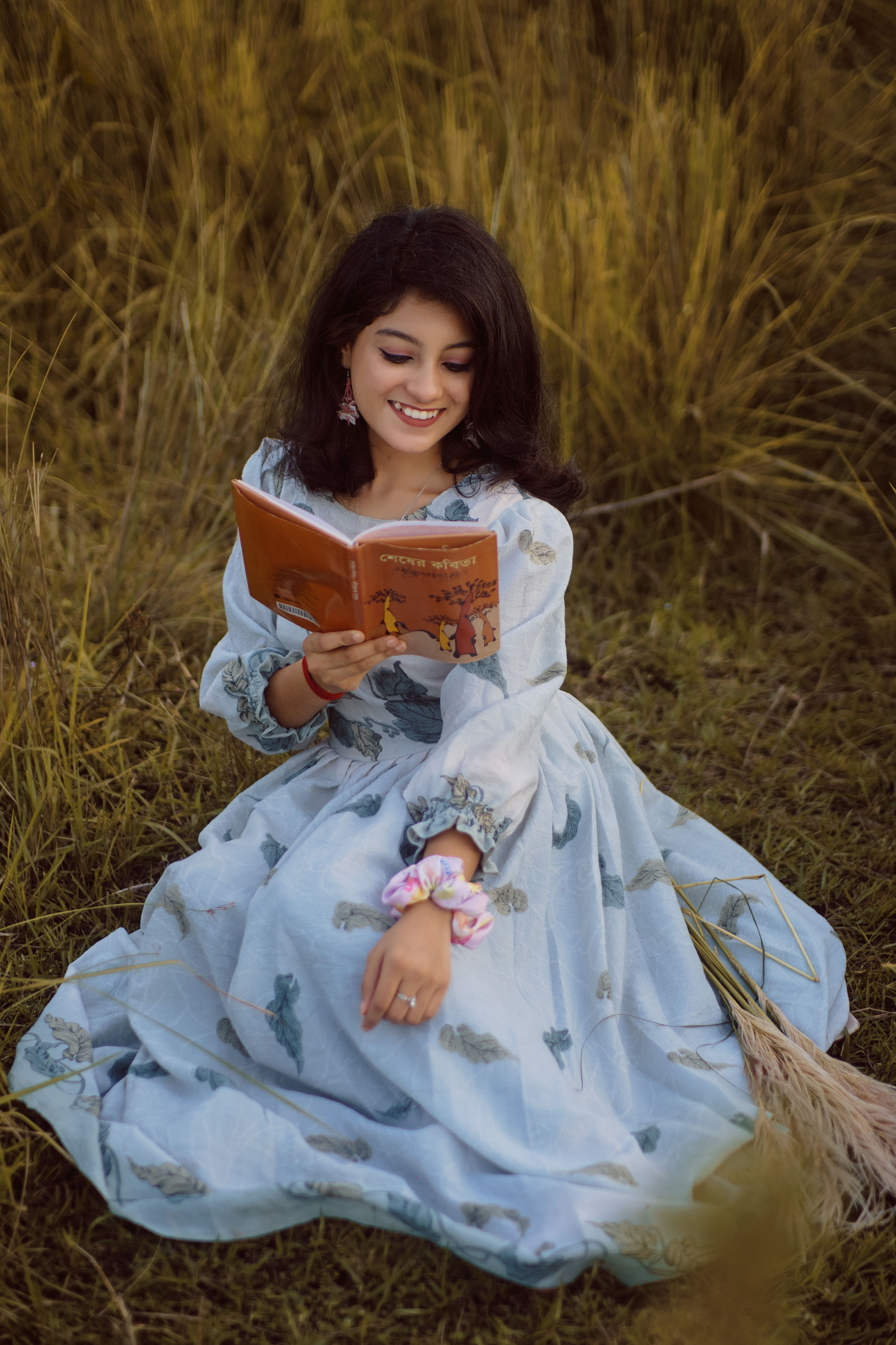Reading Book In Field Photos, Download The BEST Free Reading Book In ...