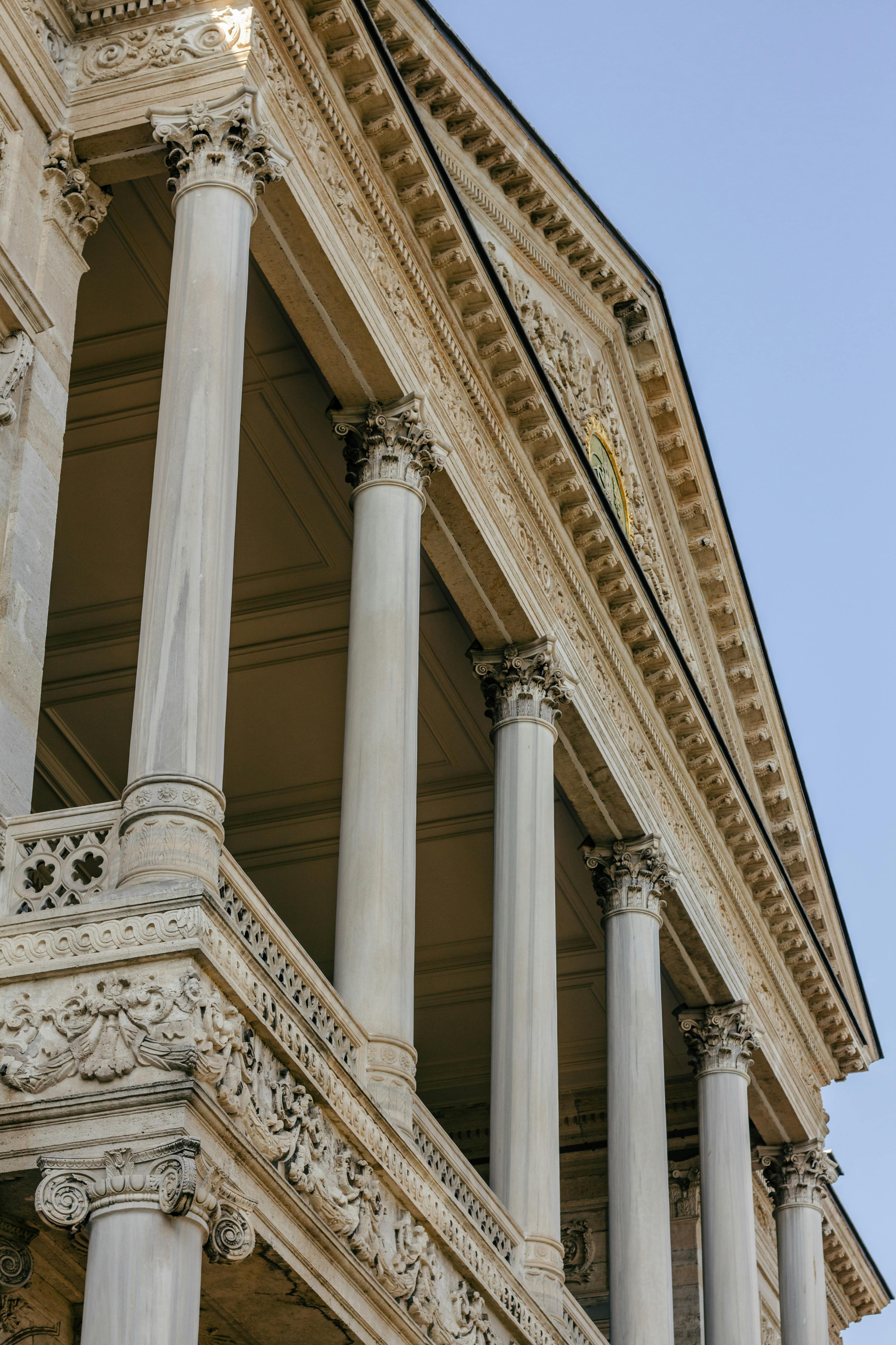 Classical Roman Architecture with Columns · Free Stock Photo