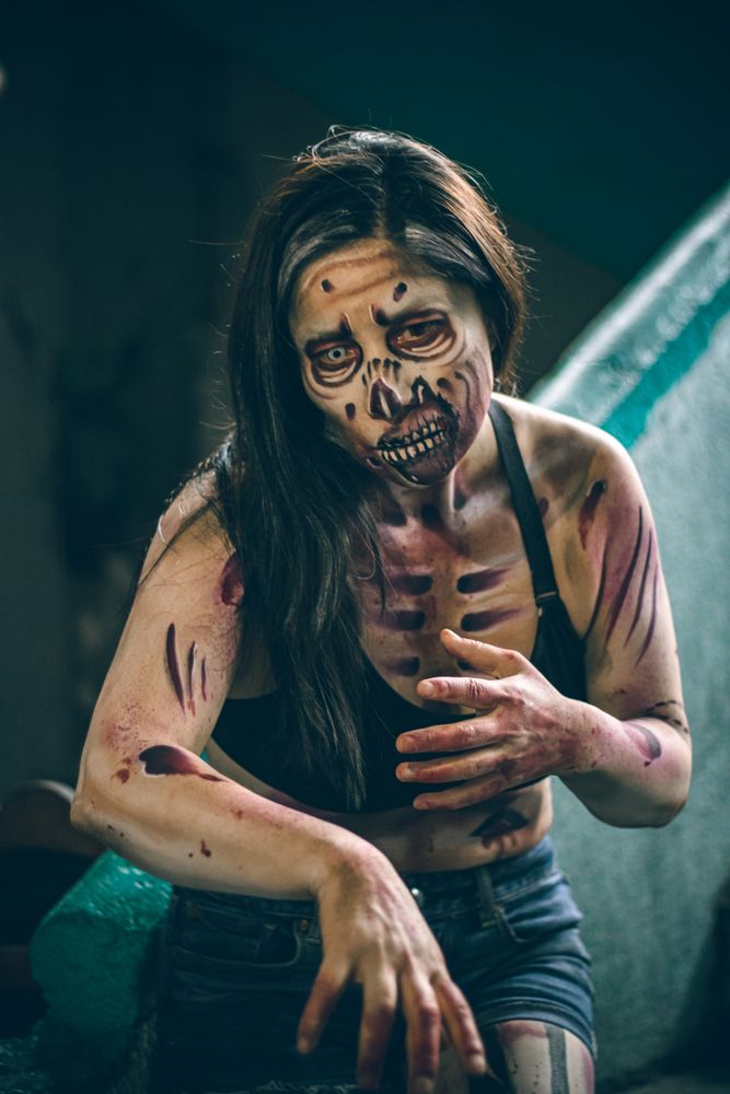 5 000+ Femme Zombie banque d’images et photos libres de droit ...