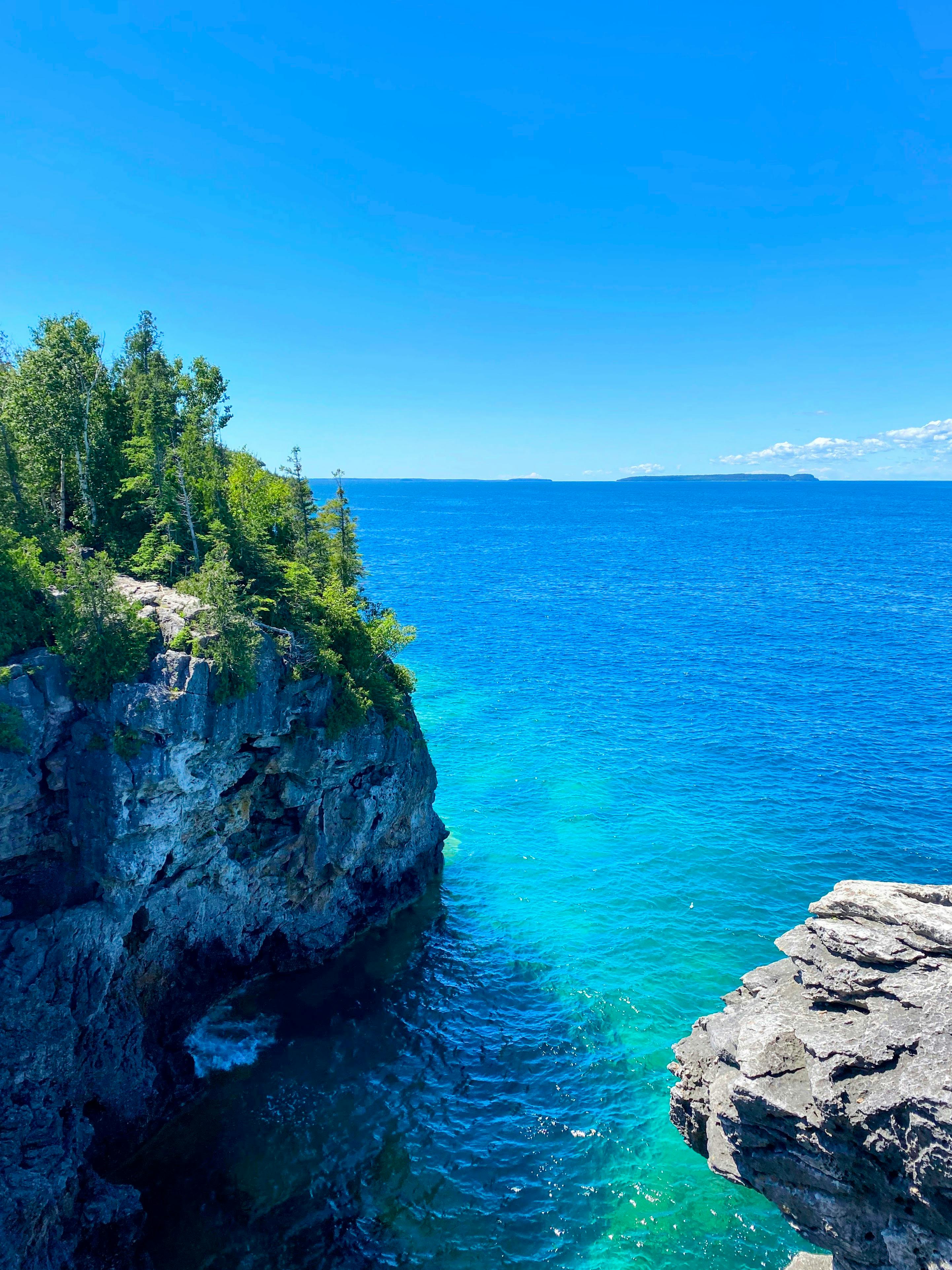 Stunning Cliffs and Clear Waters at Bruce Peninsula · Free Stock Photo