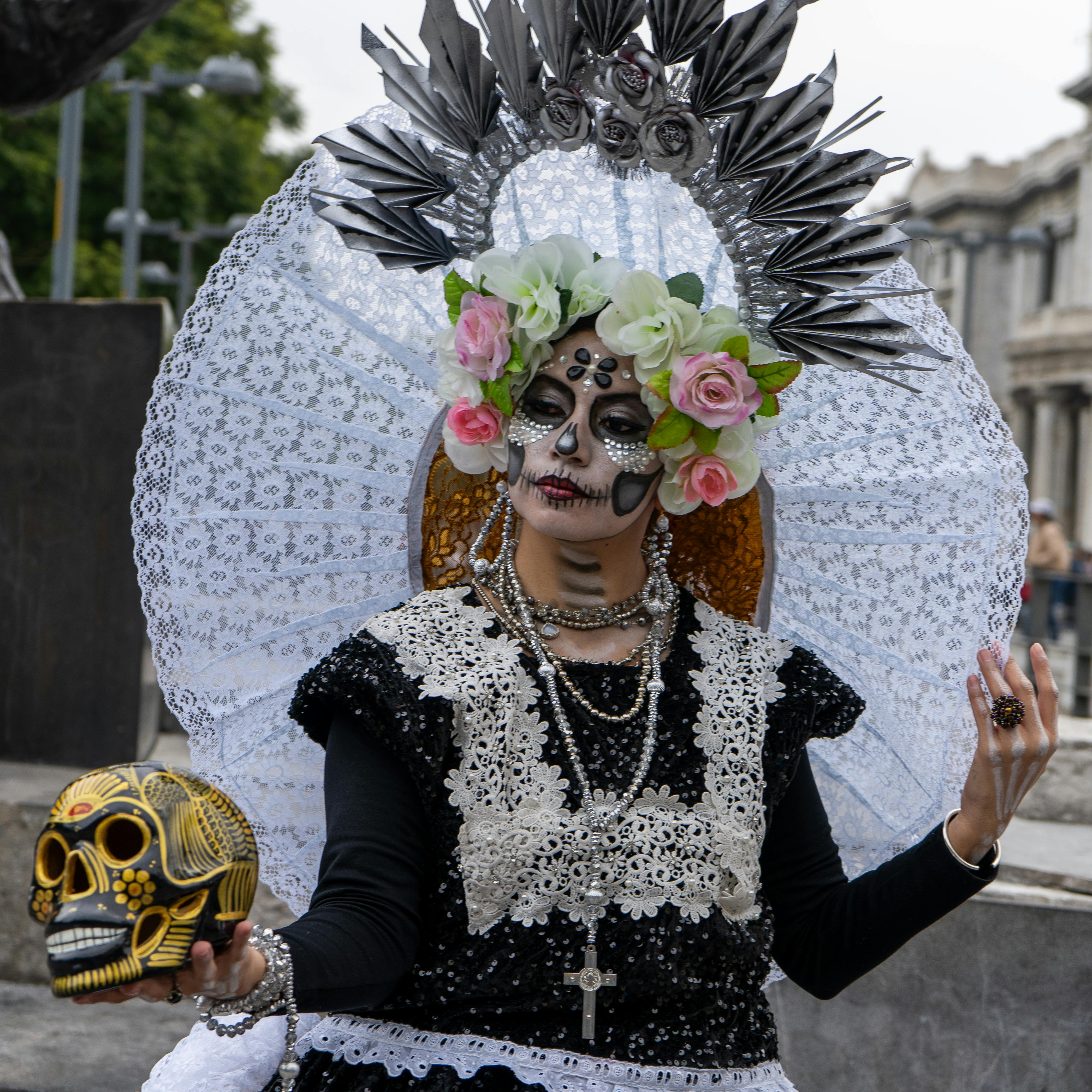 Traje Elaborado De Catrina Na Cidade Do México · Foto profissional gratuita