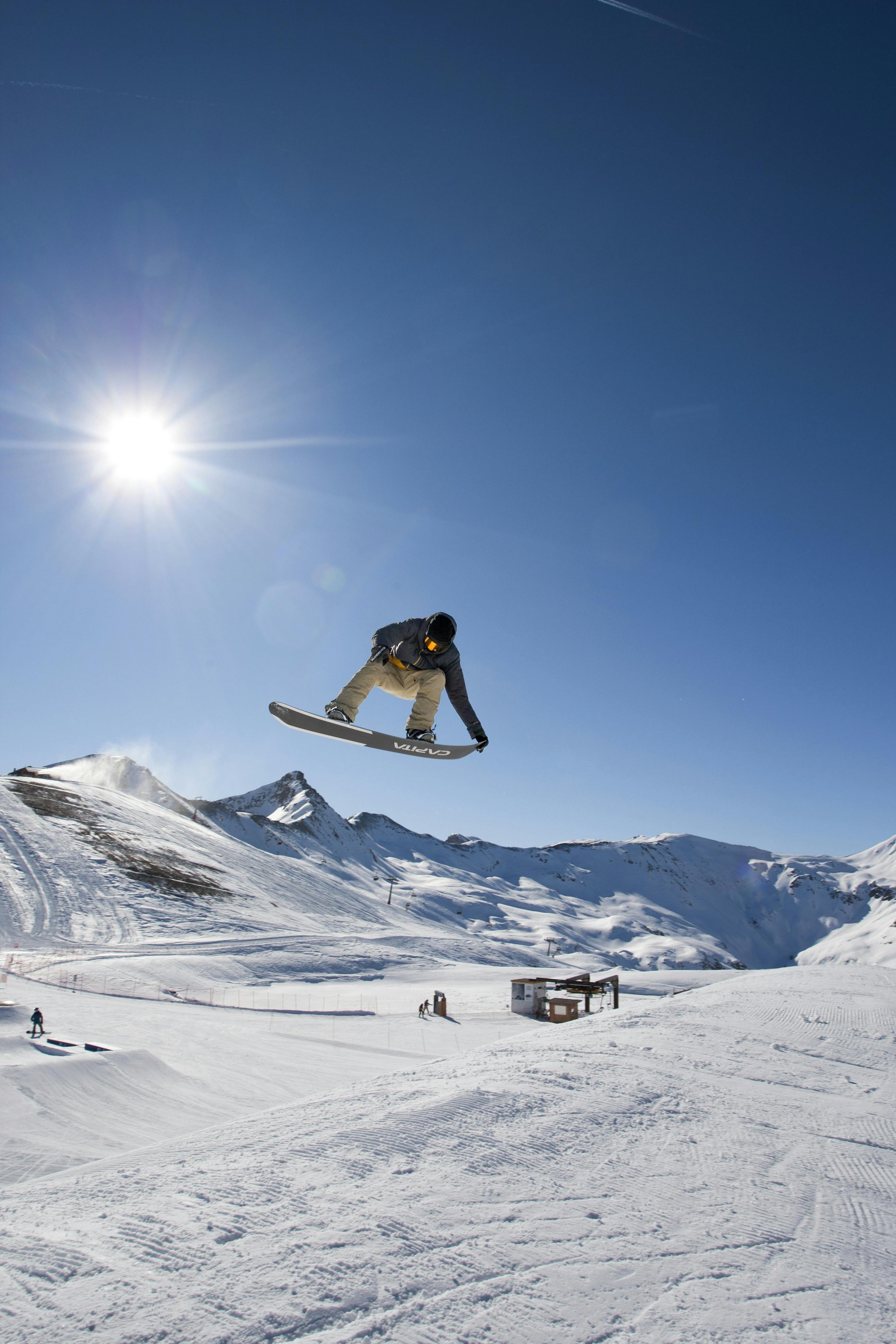 Man Snowboarding · Free Stock Photo