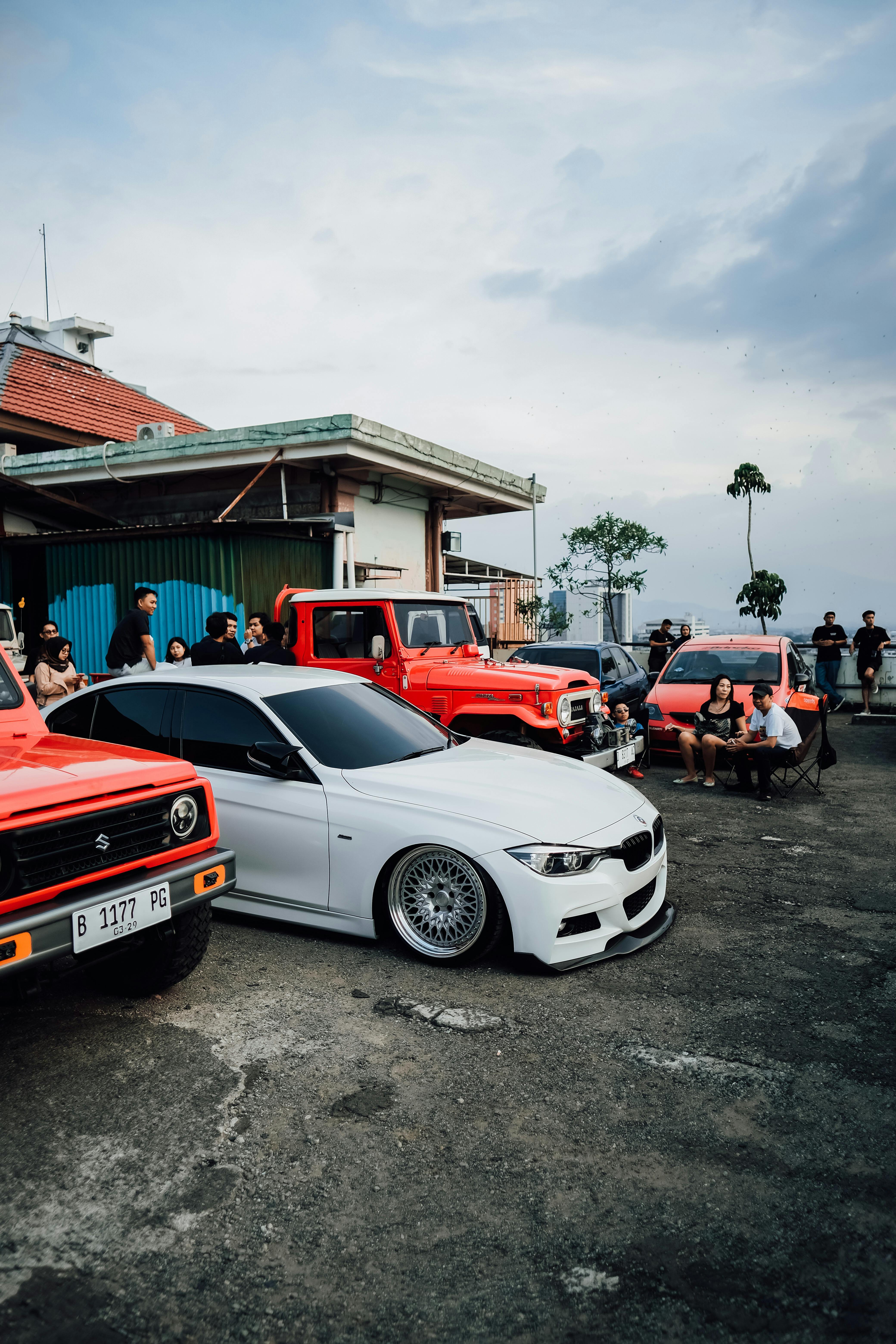 Outdoor Car Meetup with Classic and Modern Cars · Free Stock Photo