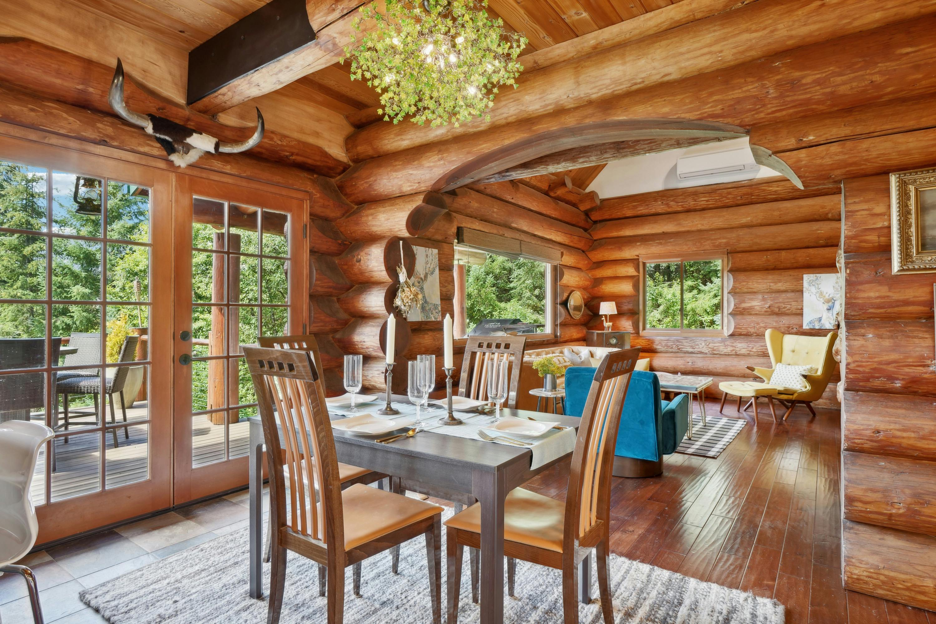 Cozy Rustic Log Cabin Dining Room Interior · Free Stock Photo