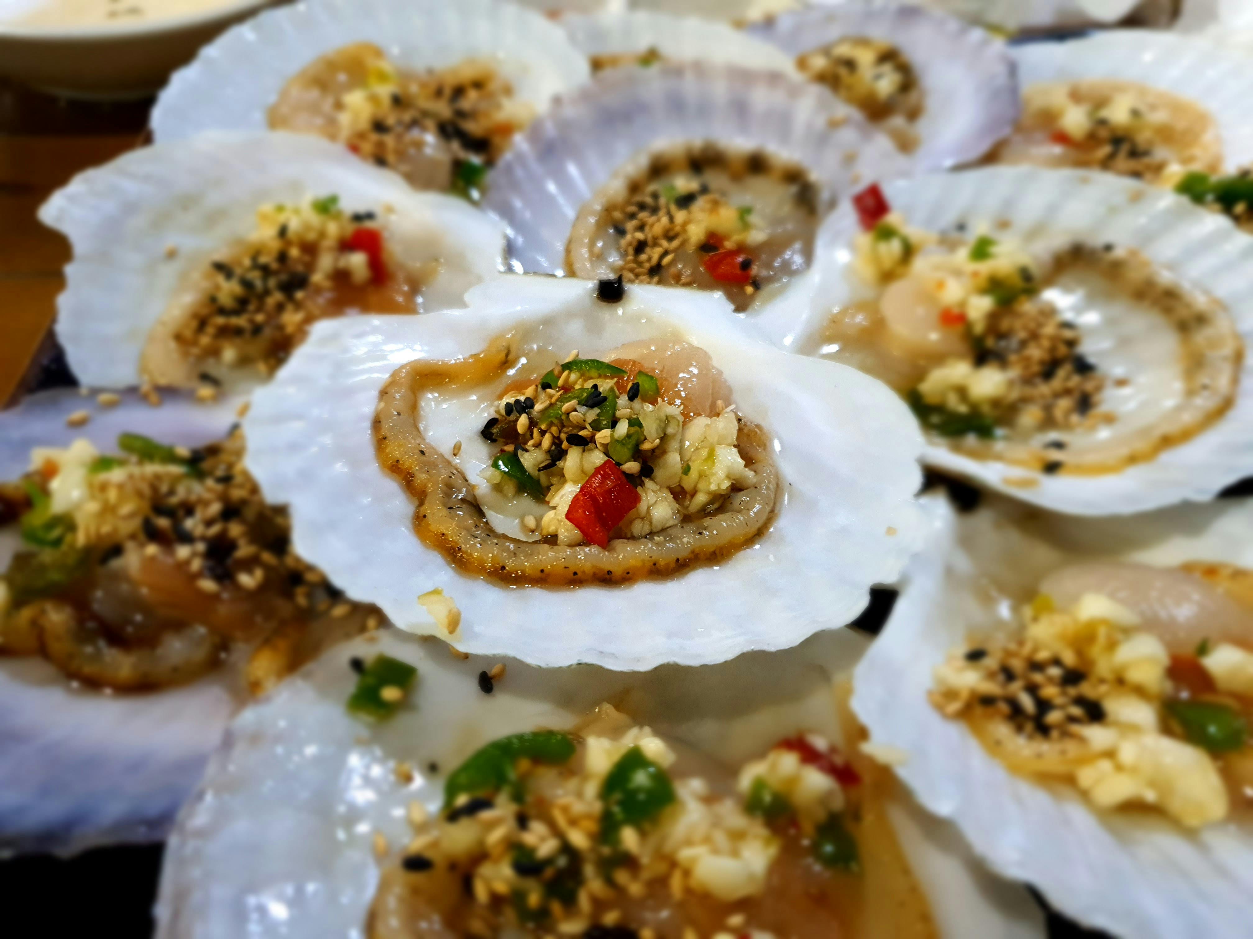 Delicious Gourmet Grilled Scallops with Seasoning · Free Stock Photo