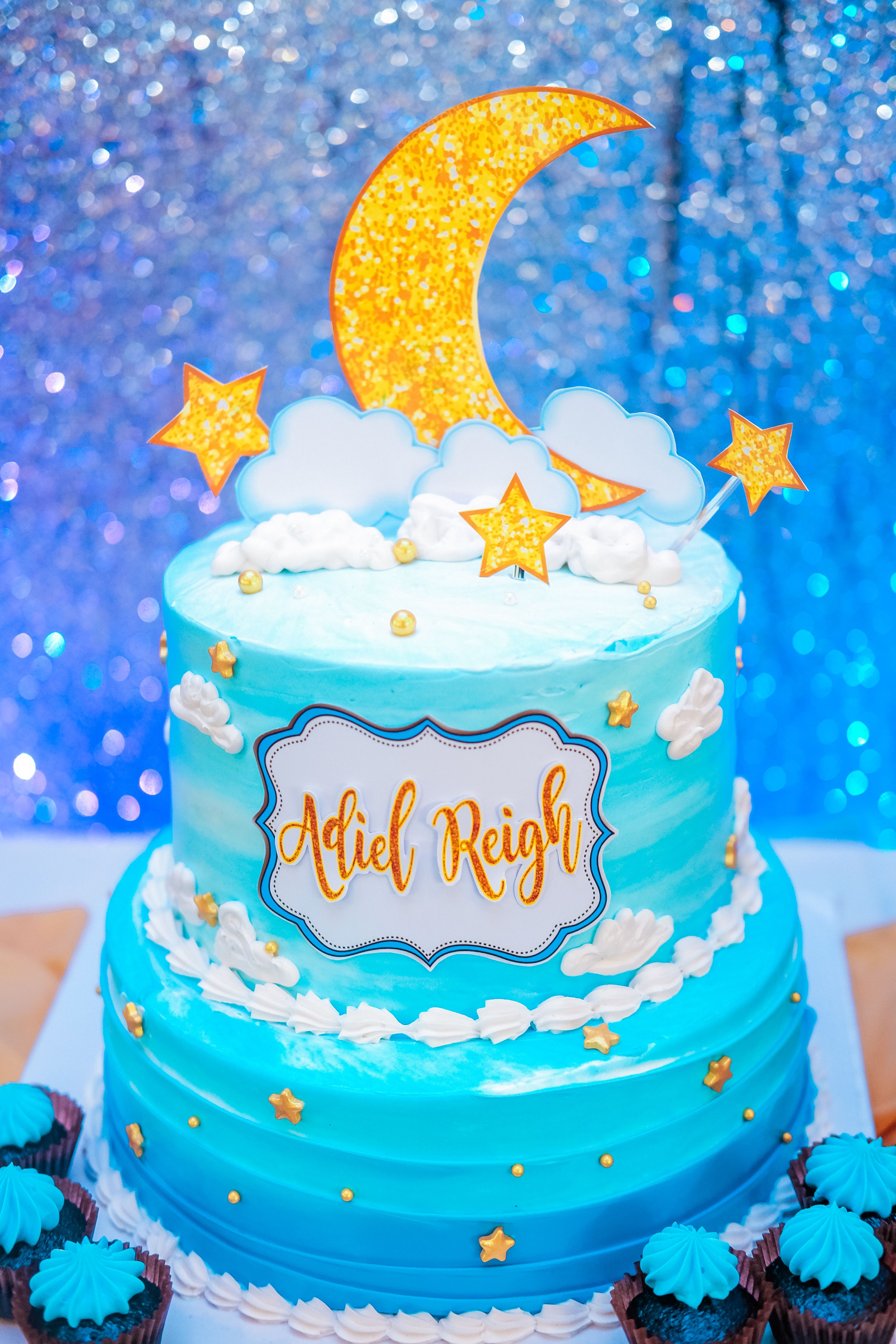 Pastel De Temática Celestial Con Luna Y Estrellas · Foto de stock gratuita